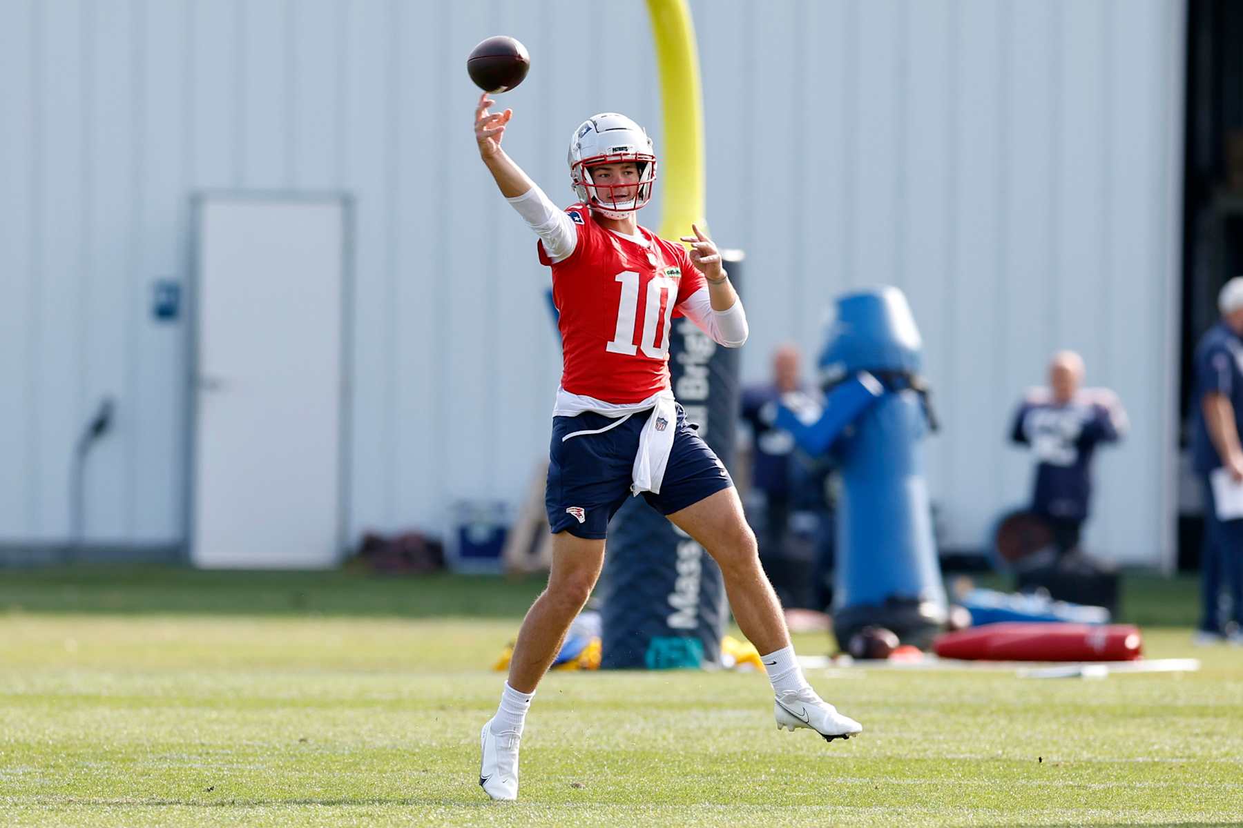 Drake Maye Clears Concussion Protocol, Will Start for Patriots vs ...