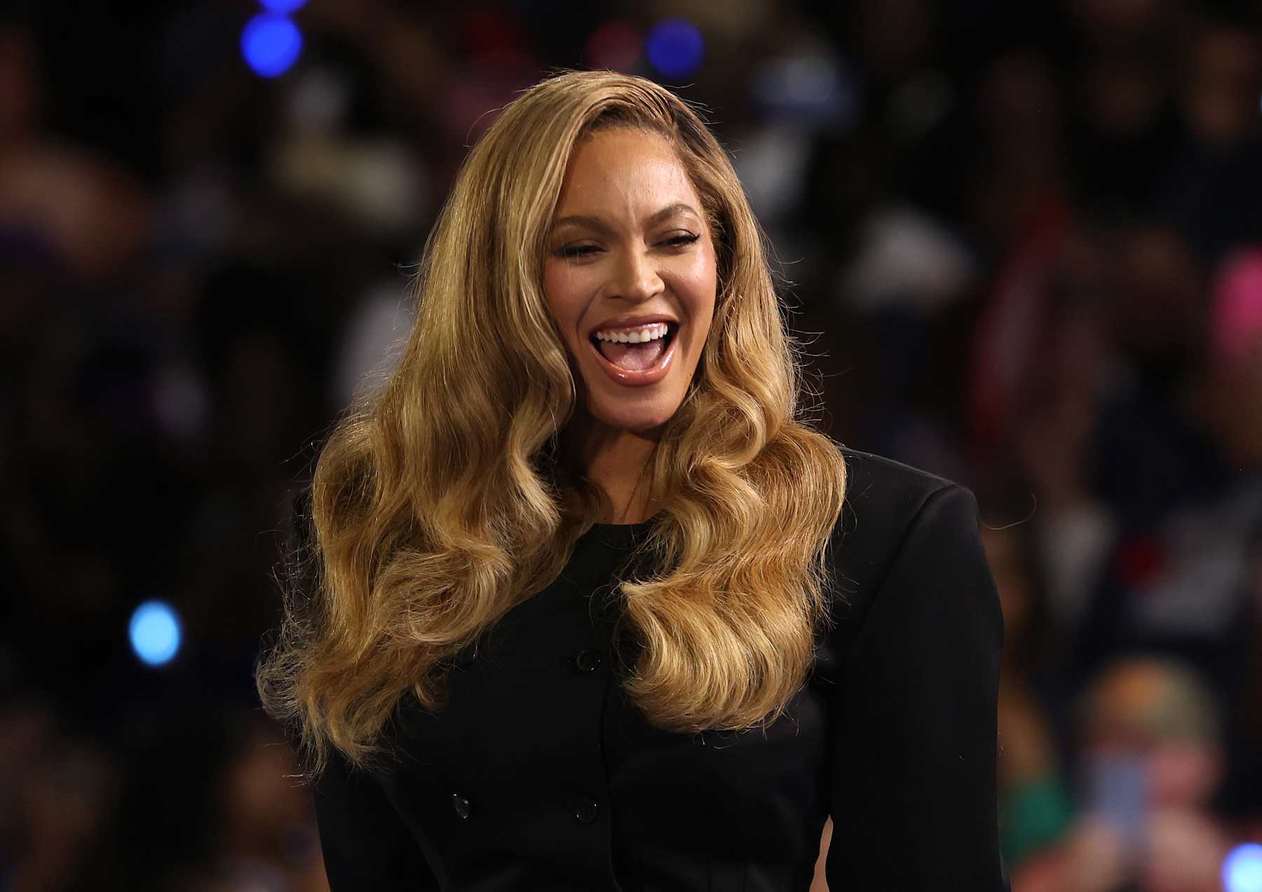 Beyoncé Drops Hype Video for Netflix Halftime Show of Ravens vs. Texans ...