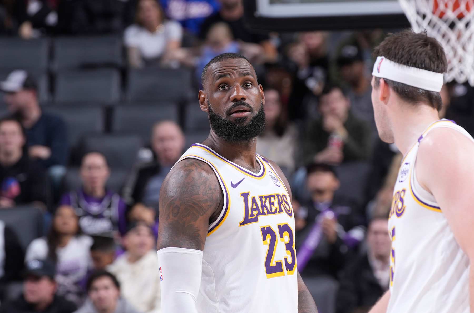 A Trade Idea to Land Los Angeles Lakers, JJ Redick a Much-Needed Center ...