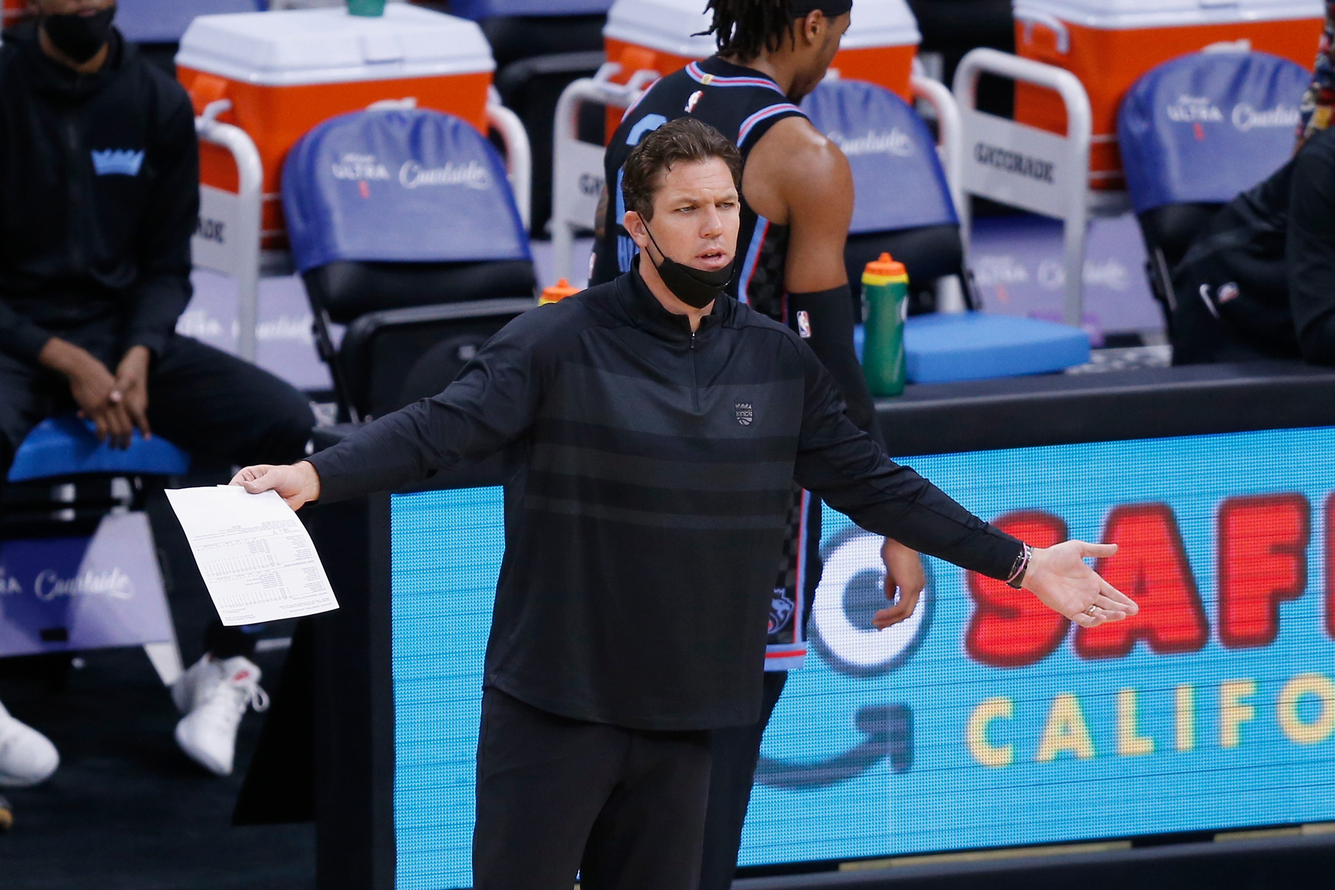 Luke Walton Says He's 'Very Confident' He'll Return as Kings Head Coach ...