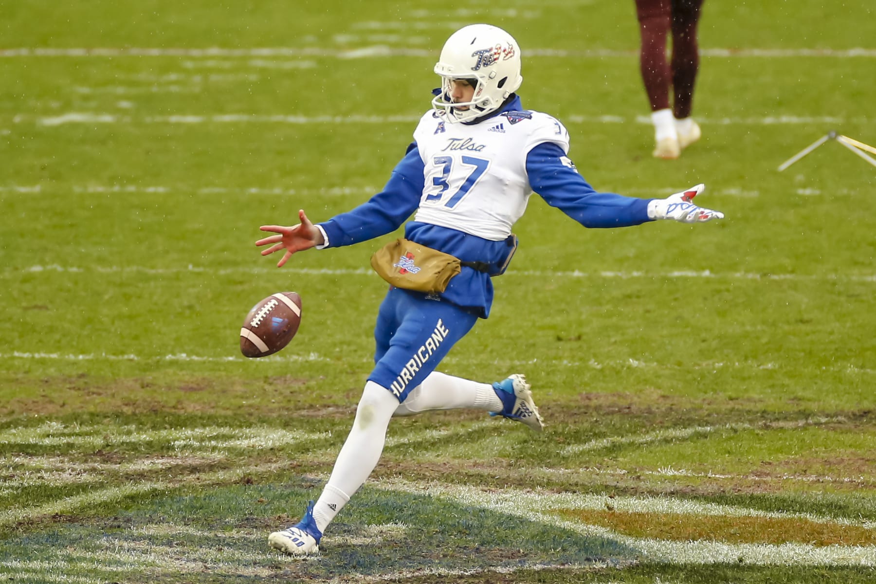 Projecting Every Conference's Best Specialists for the 2022 CFB Season