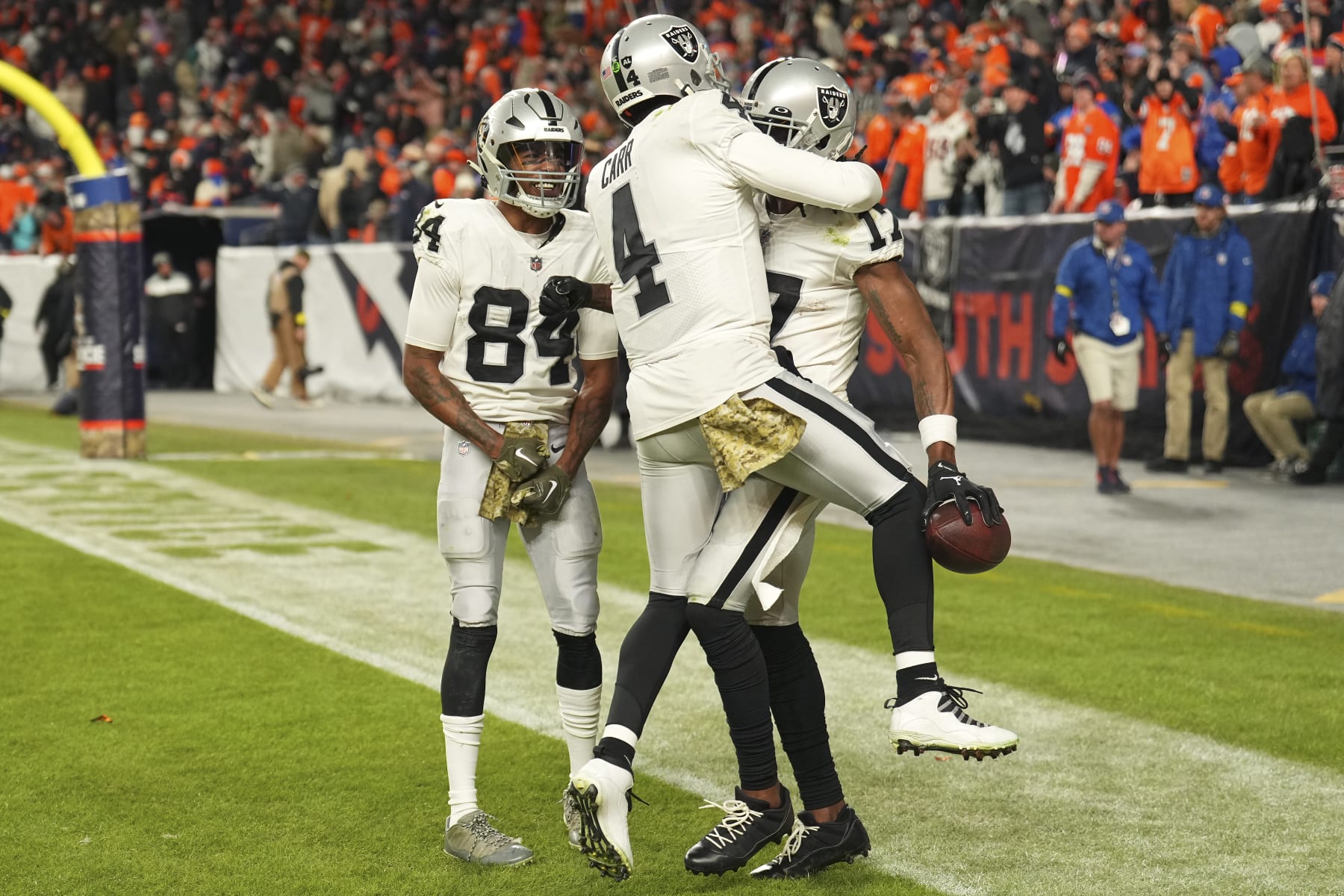 3 Takeaways from Raiders' Week 11 Win vs. Broncos