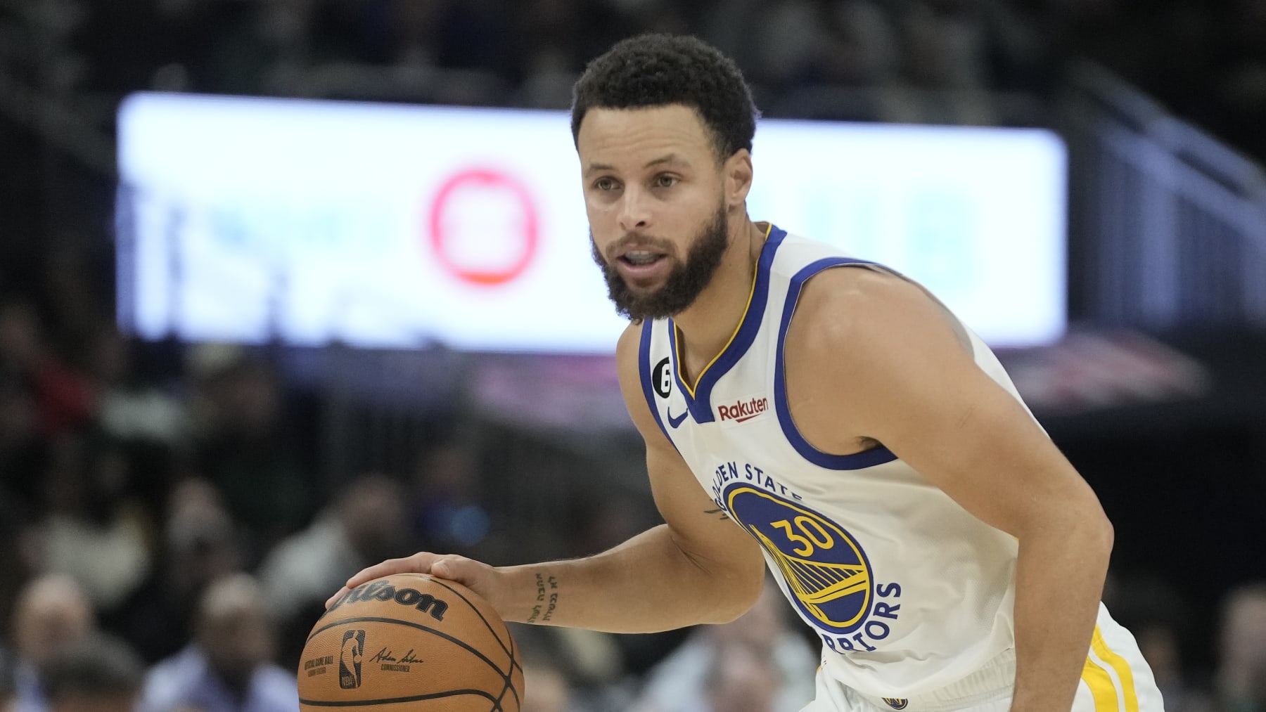 Stephen Curry to Have MRI on Knee Injury Suffered in Warriors vs. Mavericks