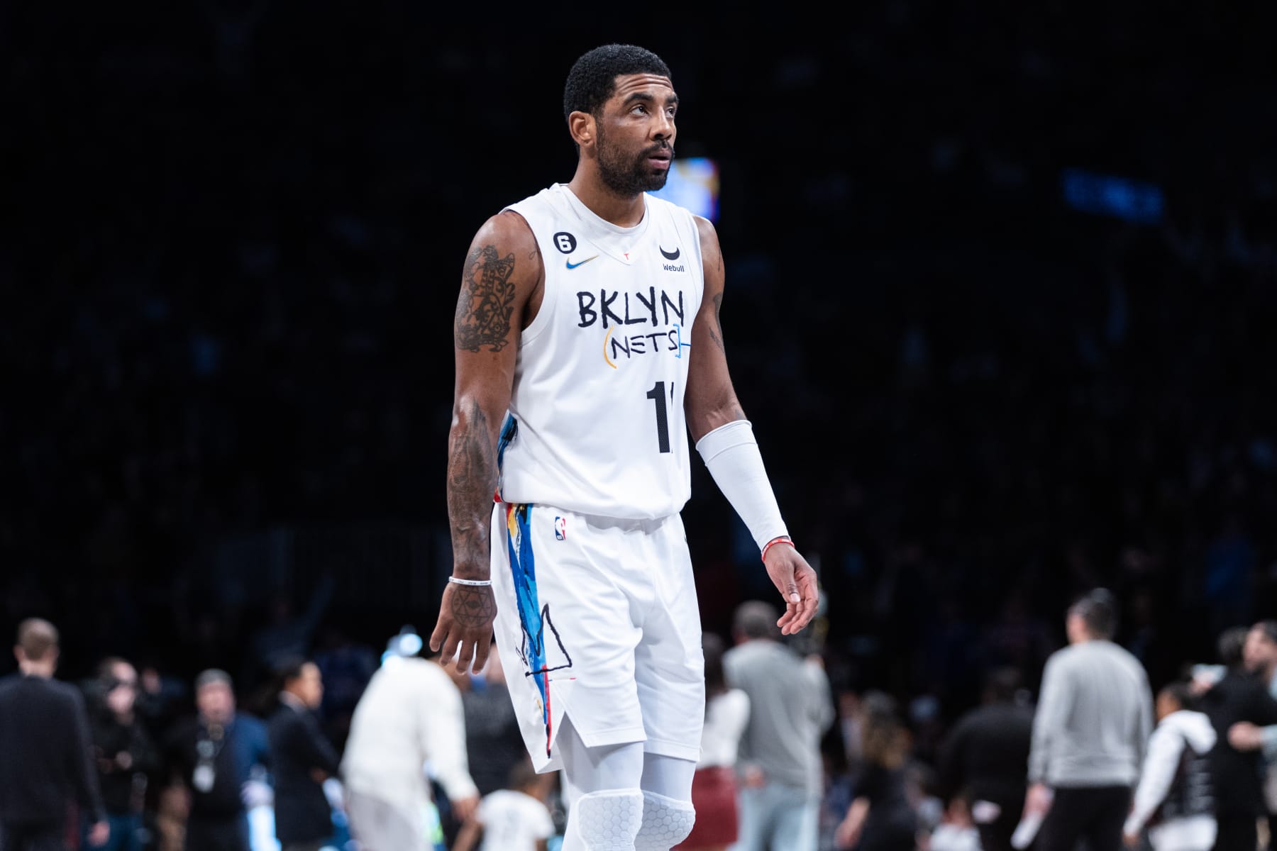 Woj: Kyrie Irving Trade Has Lakers, Mavs Hesitant to Offer 'Significant ...