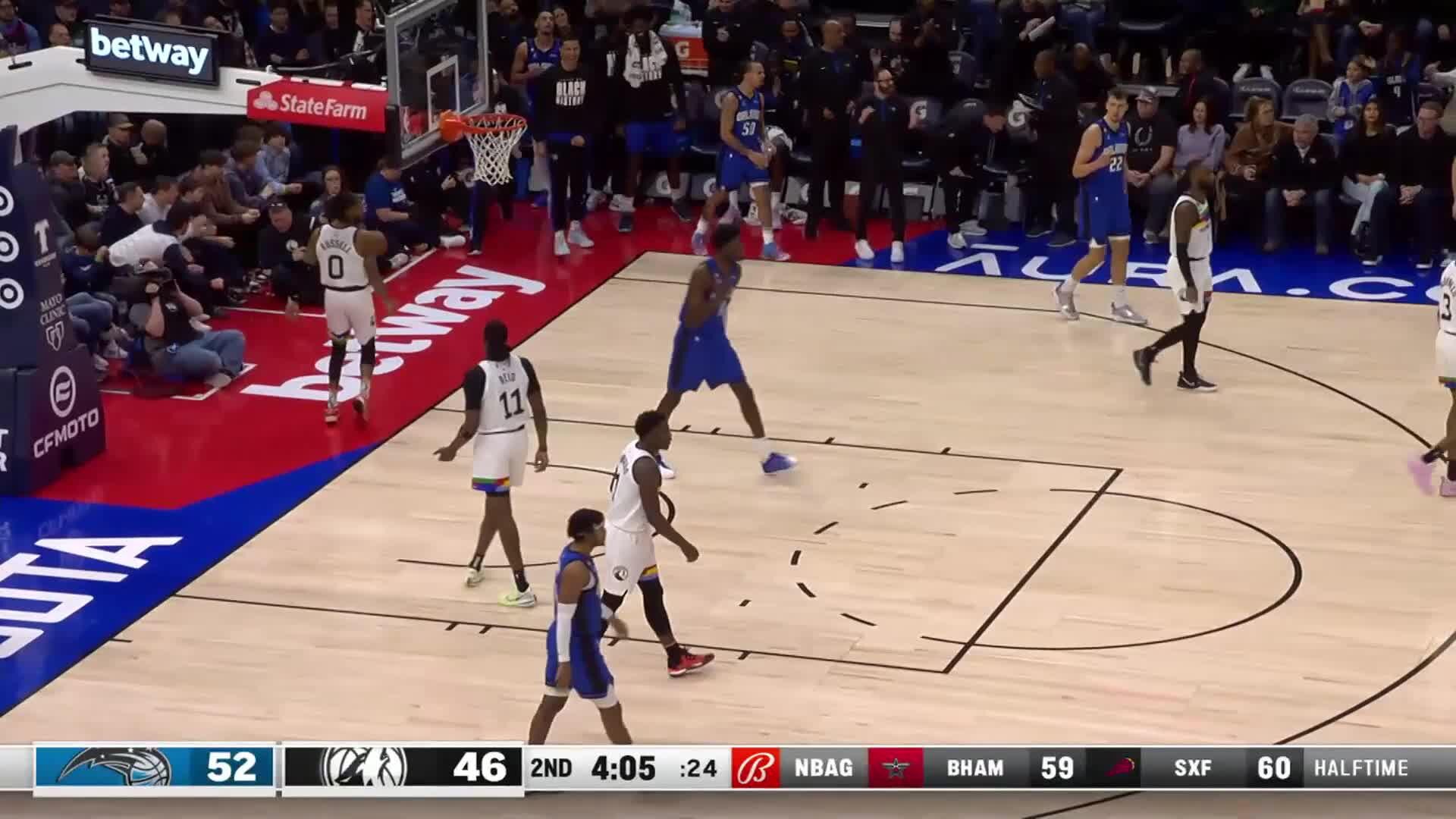 Mo Bamba, Austin Rivers Trade Punches, 5 Ejected for Fight During Magic ...