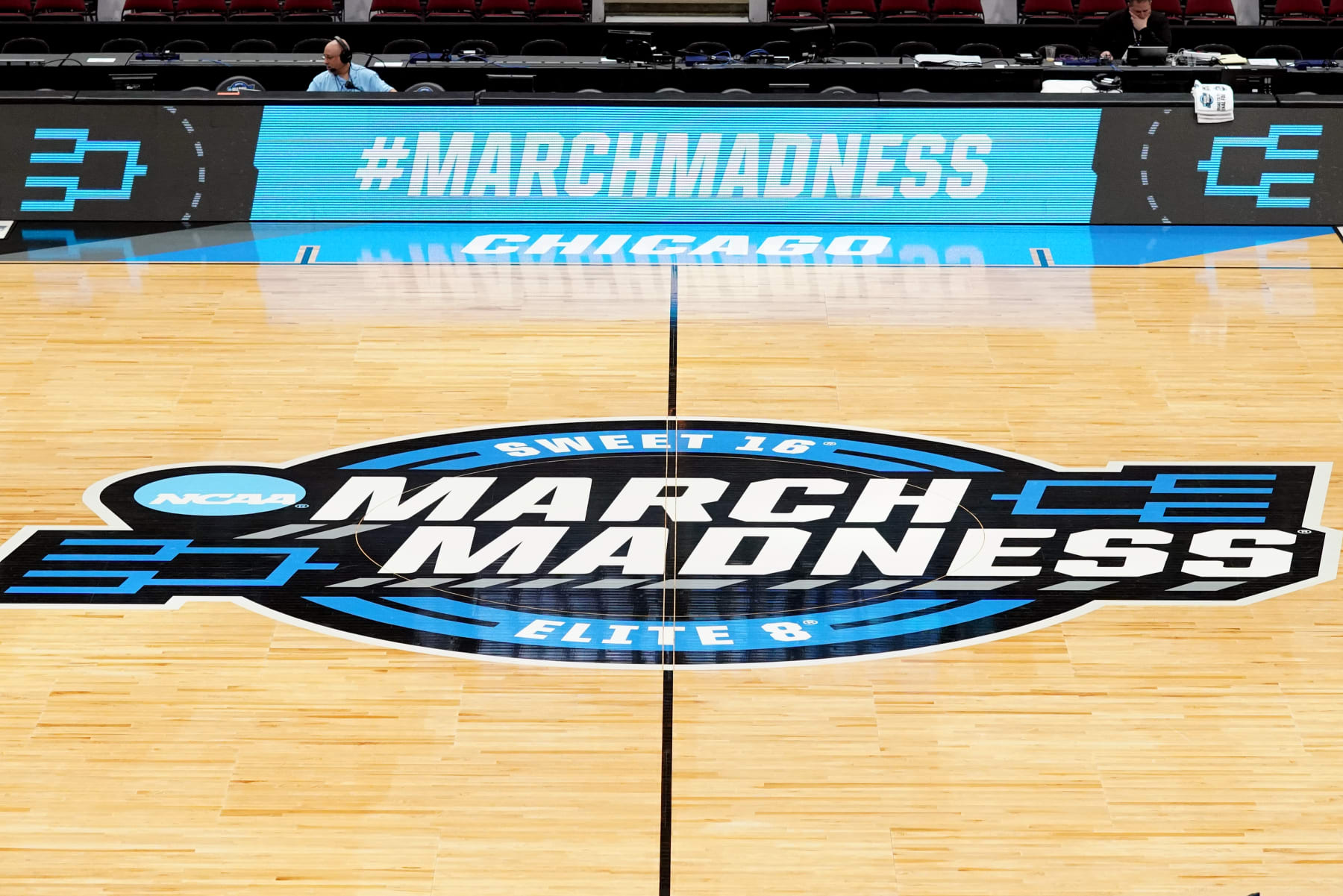 How to Play NCAA March Madness Men's, Women's Bracket Challenge and ...