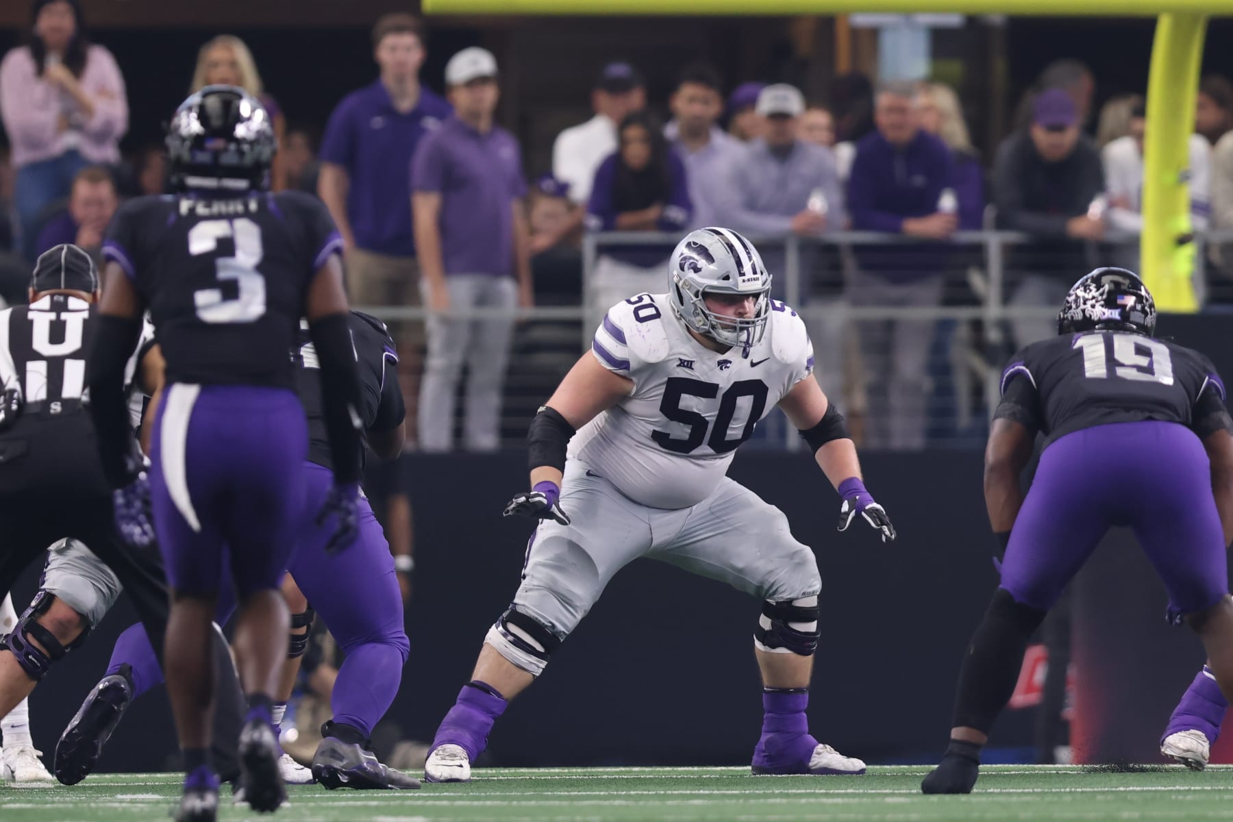 Top Seniors at Each Position Heading into the 2023 College Football Season