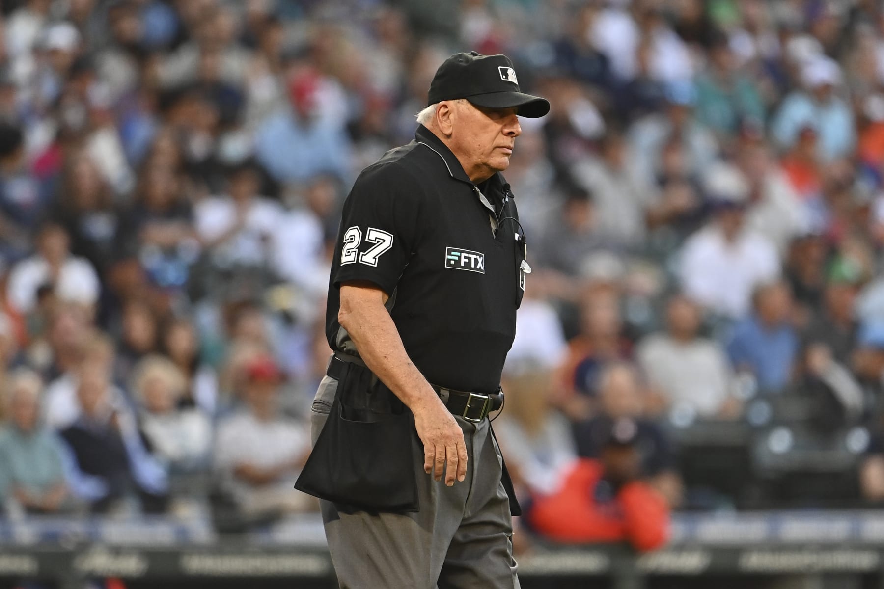 Umpire Larry Vanover Hospitalized; Hit in Head by Throw During Yankees-Guardians