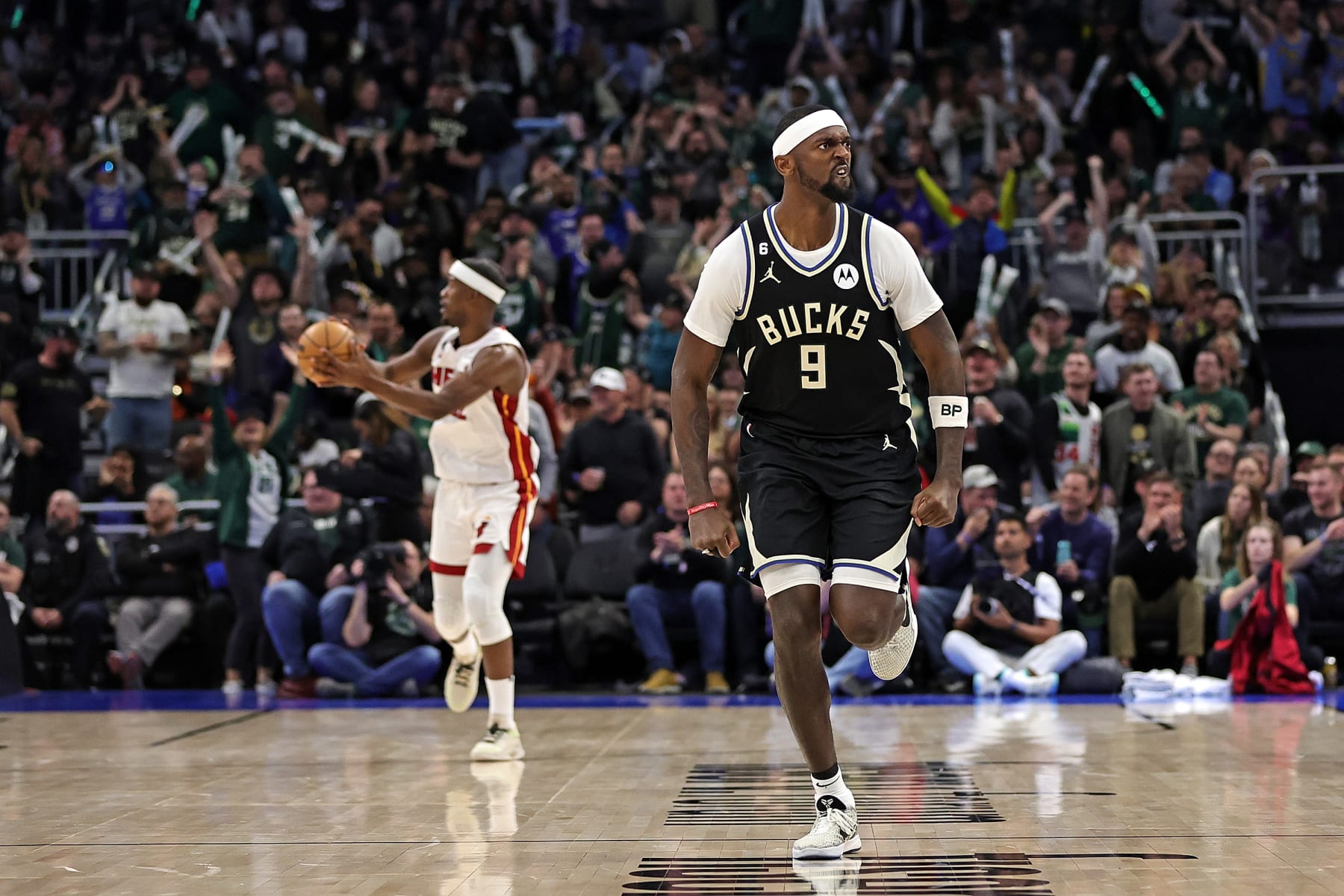 Bucks Praised by Fans for Routing Jimmy Butler, Heat with Giannis Out ...