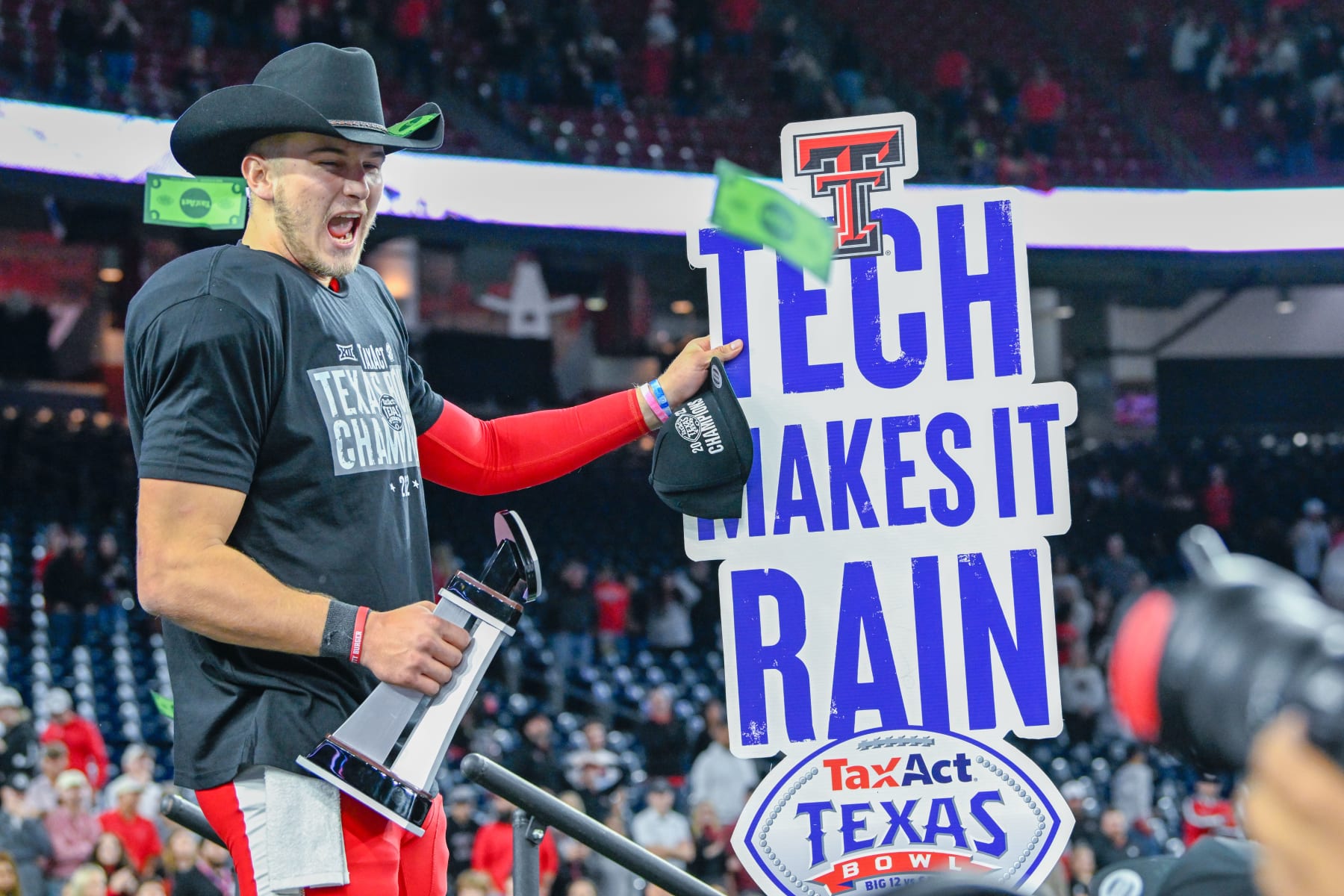 8 Teams Outside the CFB Top 25 Capable of Making a Playoff Run