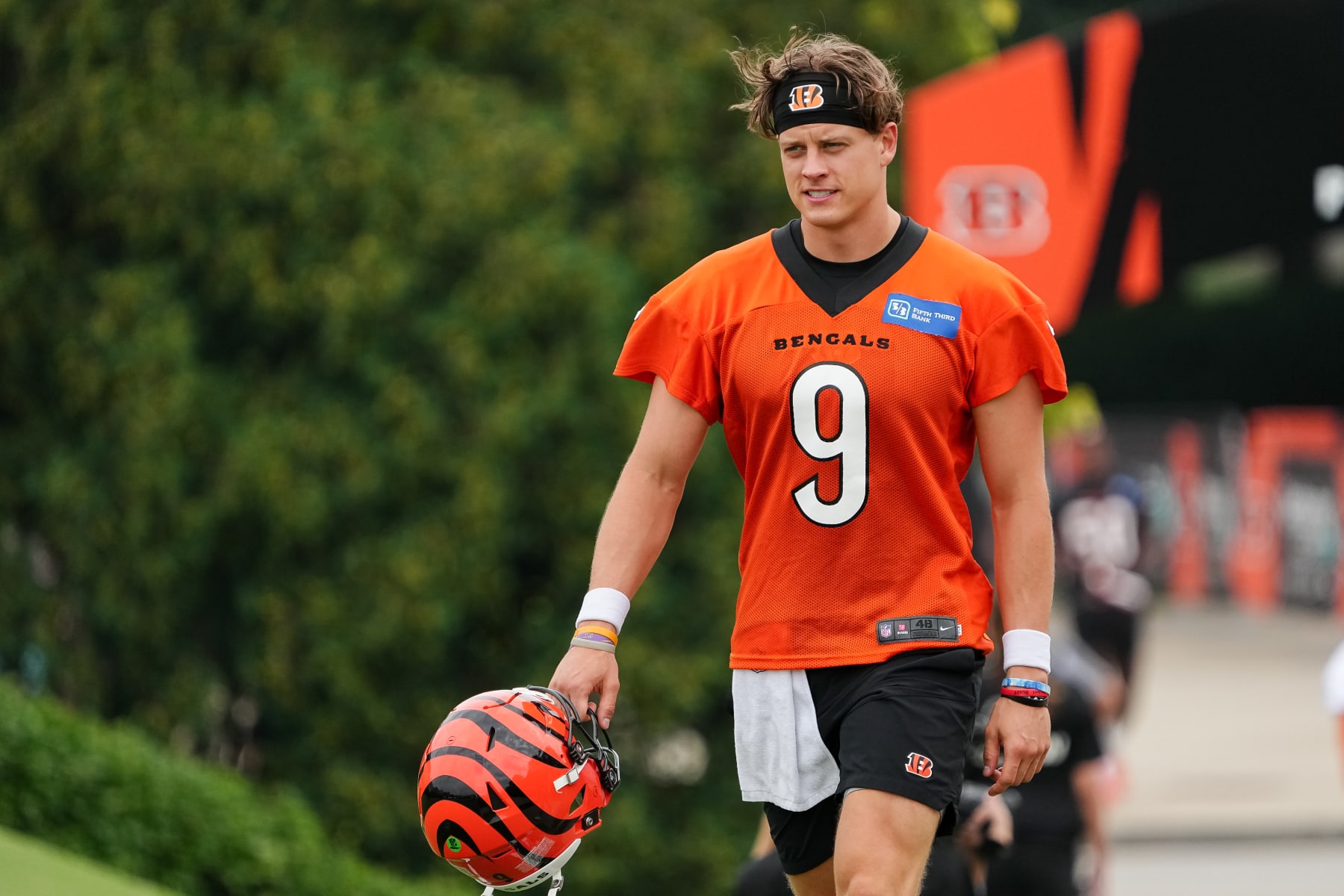 Bengals' Joe Burrow: Contract is 'Last Thing I'm Thinking About' Ahead ...