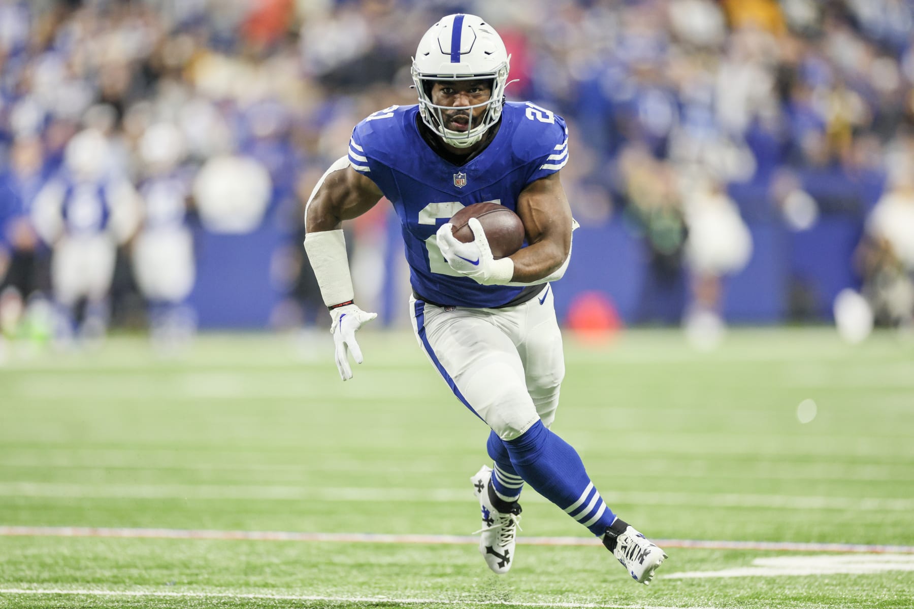 Colts' Zack Moss Suffers Arm Injury vs. Steelers; X-Rays Reportedly ...