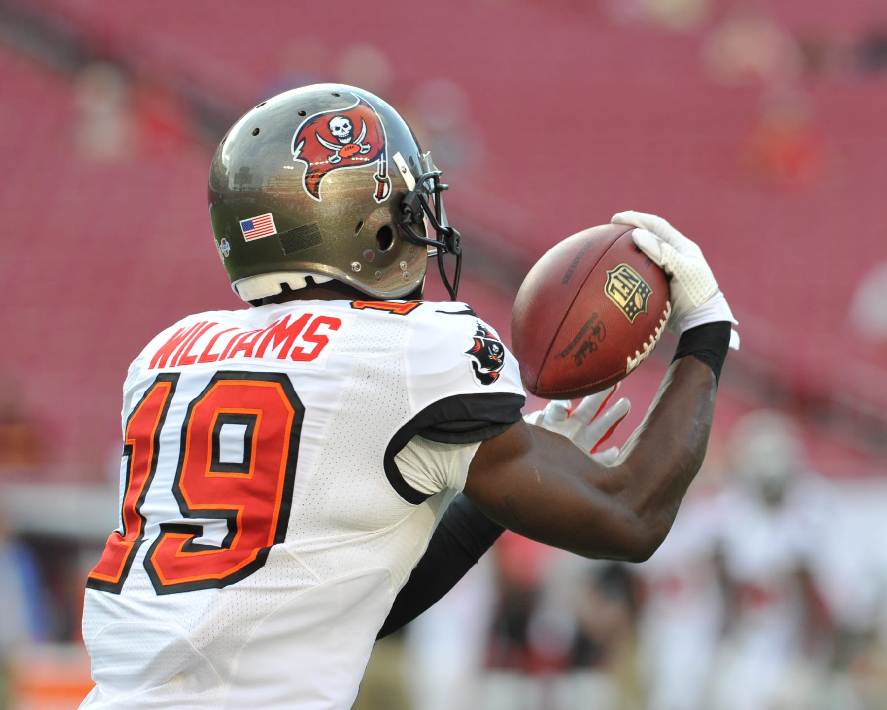 Former NFL WR Mike Williams Died of Rare Bacterial Sepsis After ...