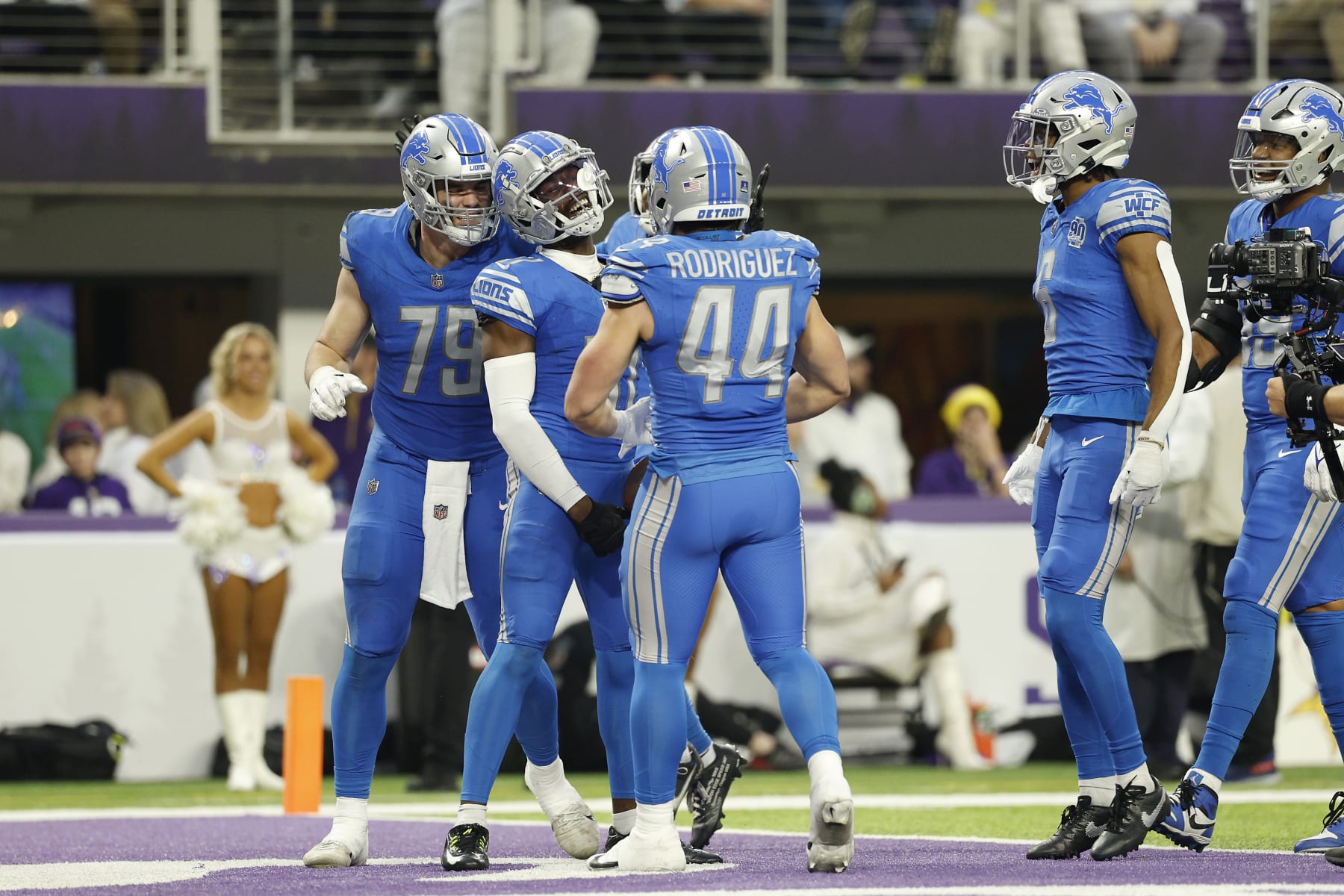 Lions Fans Rejoice After Win vs. Vikings to Secure 1st Division Title ...
