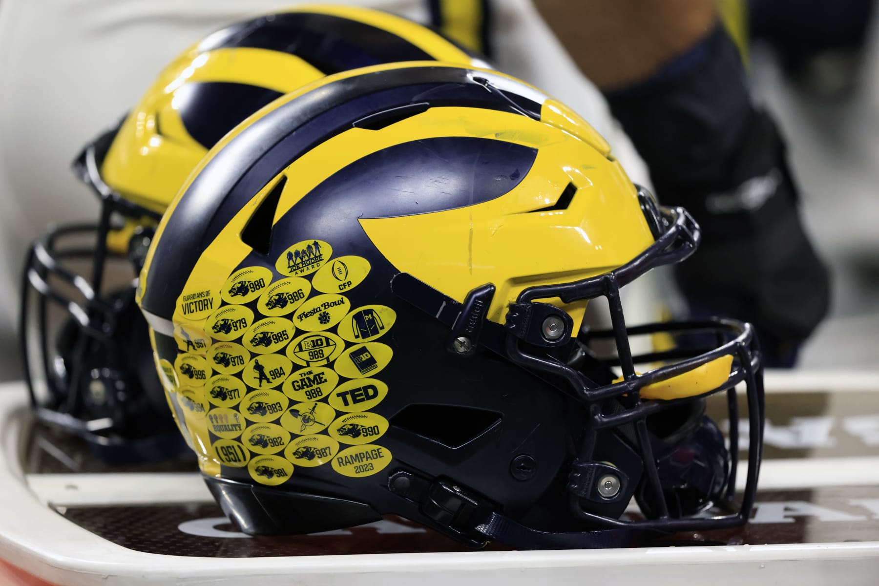 Michigan LB: Team's Reaction to Drawing Alabama Wasn't 'Fear' but ...