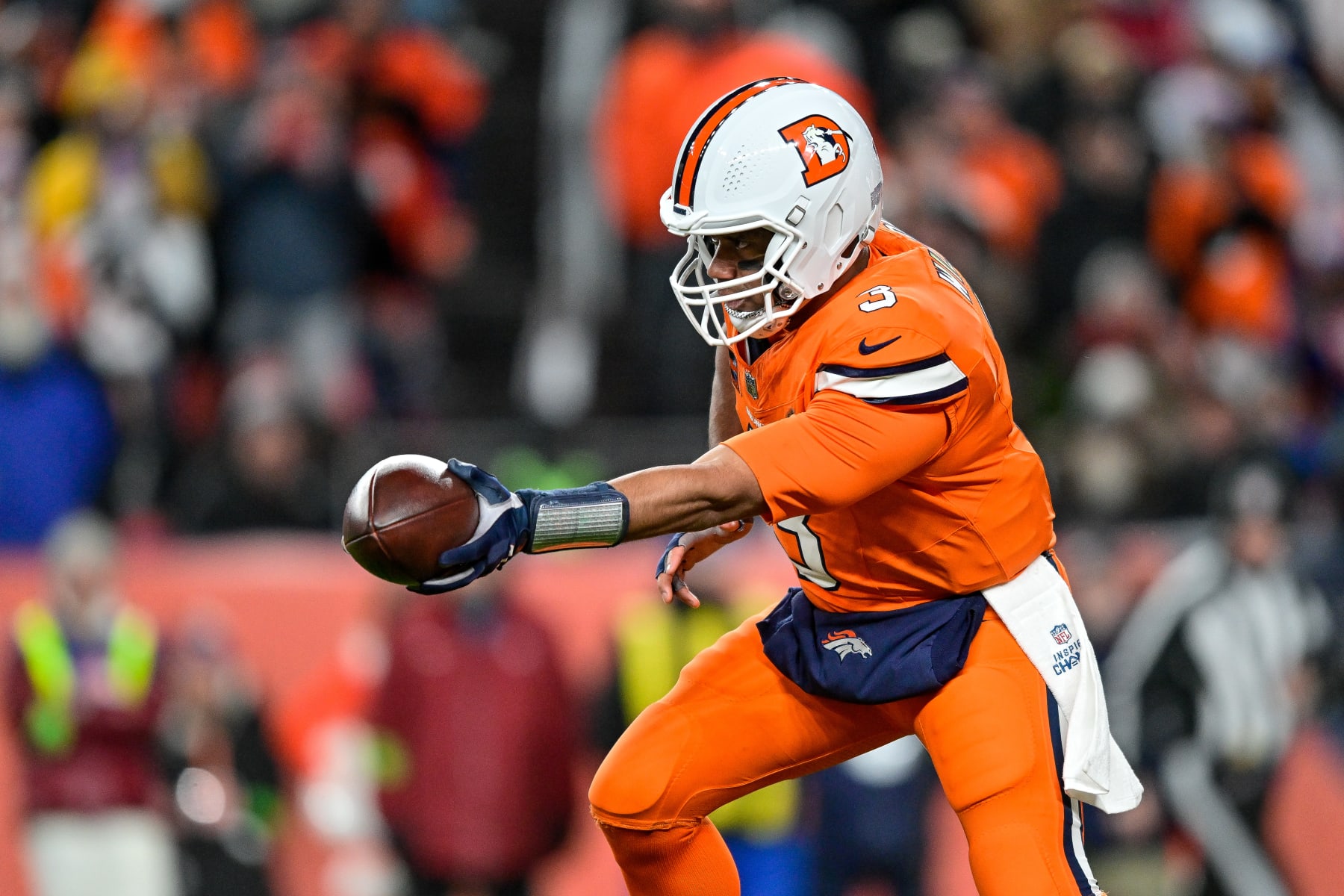 Broncos' Russell Wilson to Back Up Jarrett Stidham vs. Chargers After Benching