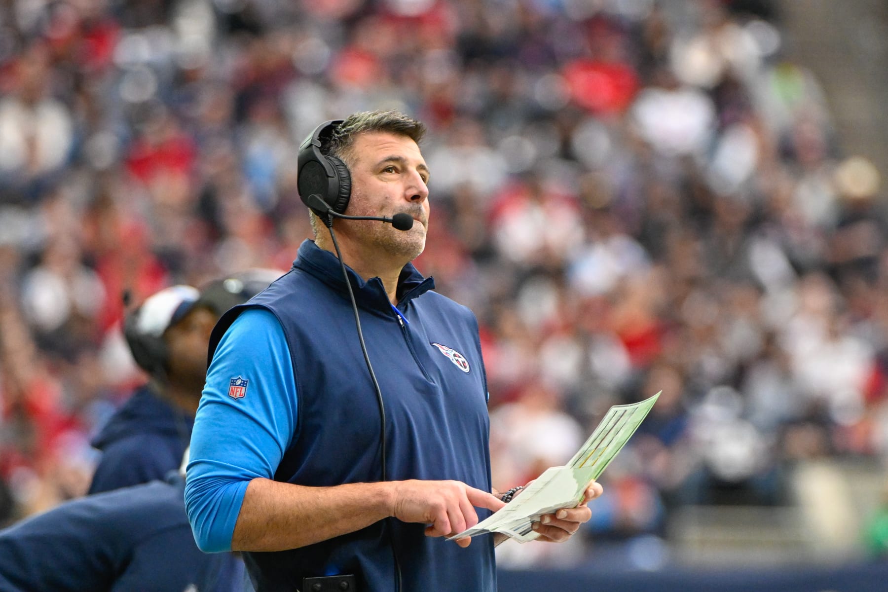 Report: NFL Insiders 'Starting to Wonder' About Mike Vrabel's Future as ...