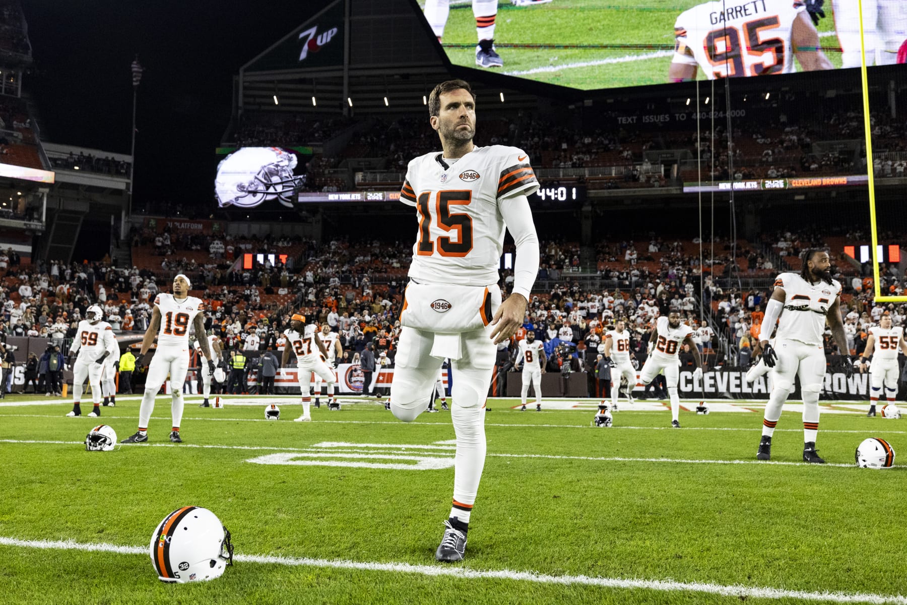 Joe Flacco Jokes About Being Old Enough to Be Dad of Browns Teammates