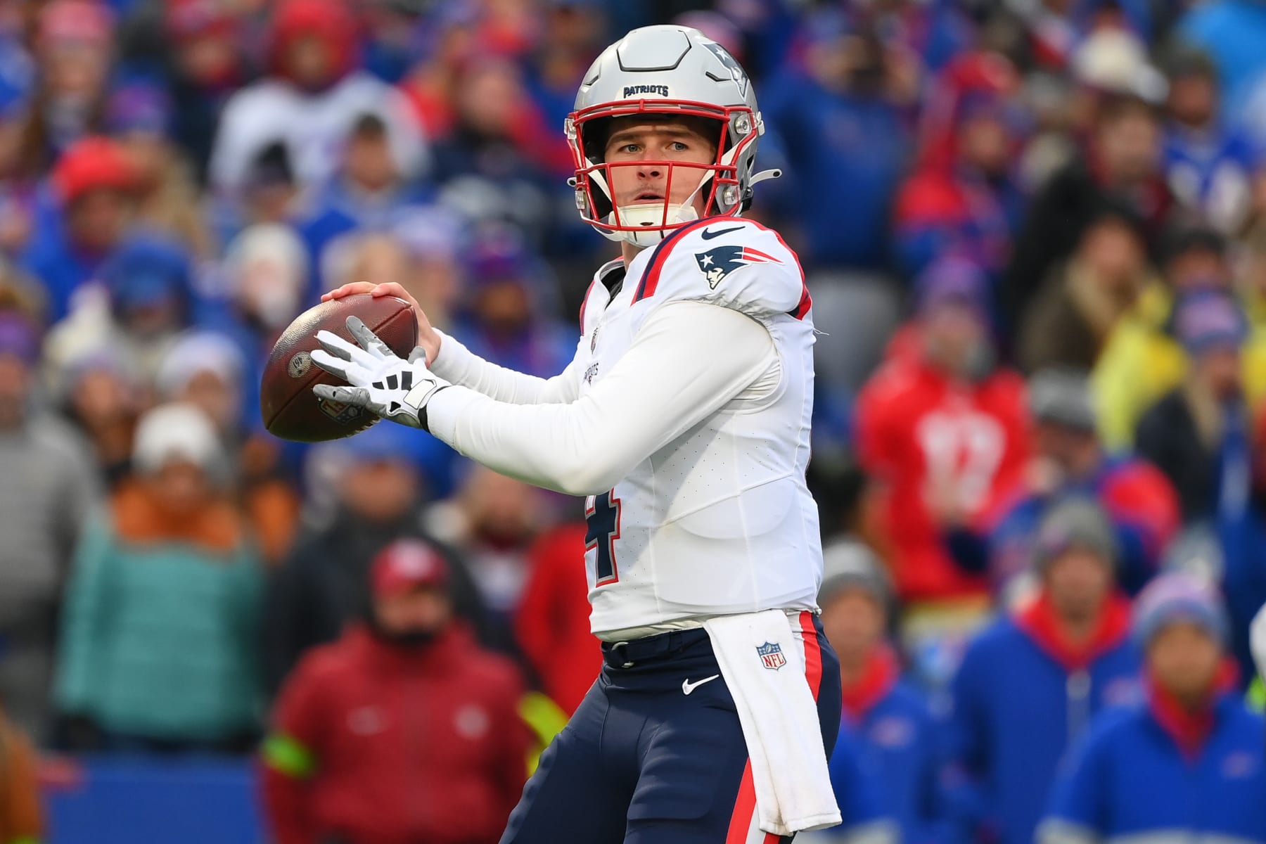 NFL Picks Week 18: Best Favorites to Bet Before Odds Change