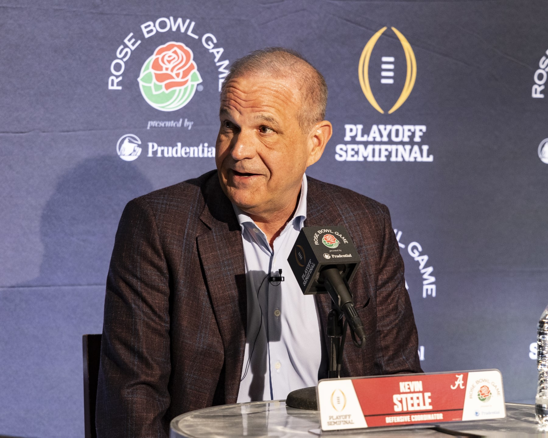 Alabama DC Kevin Steele Reportedly Plans to Retire From Coaching