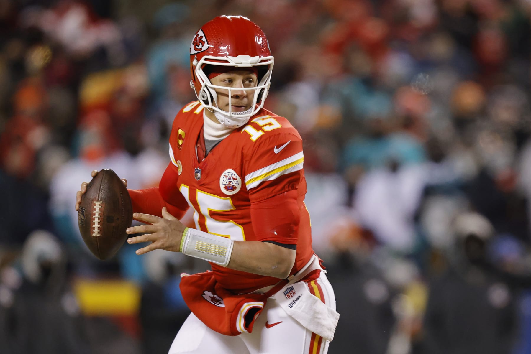 Chiefs' Patrick Mahomes on Helmet Shattering from Cold vs. Dolphins: 'A ...