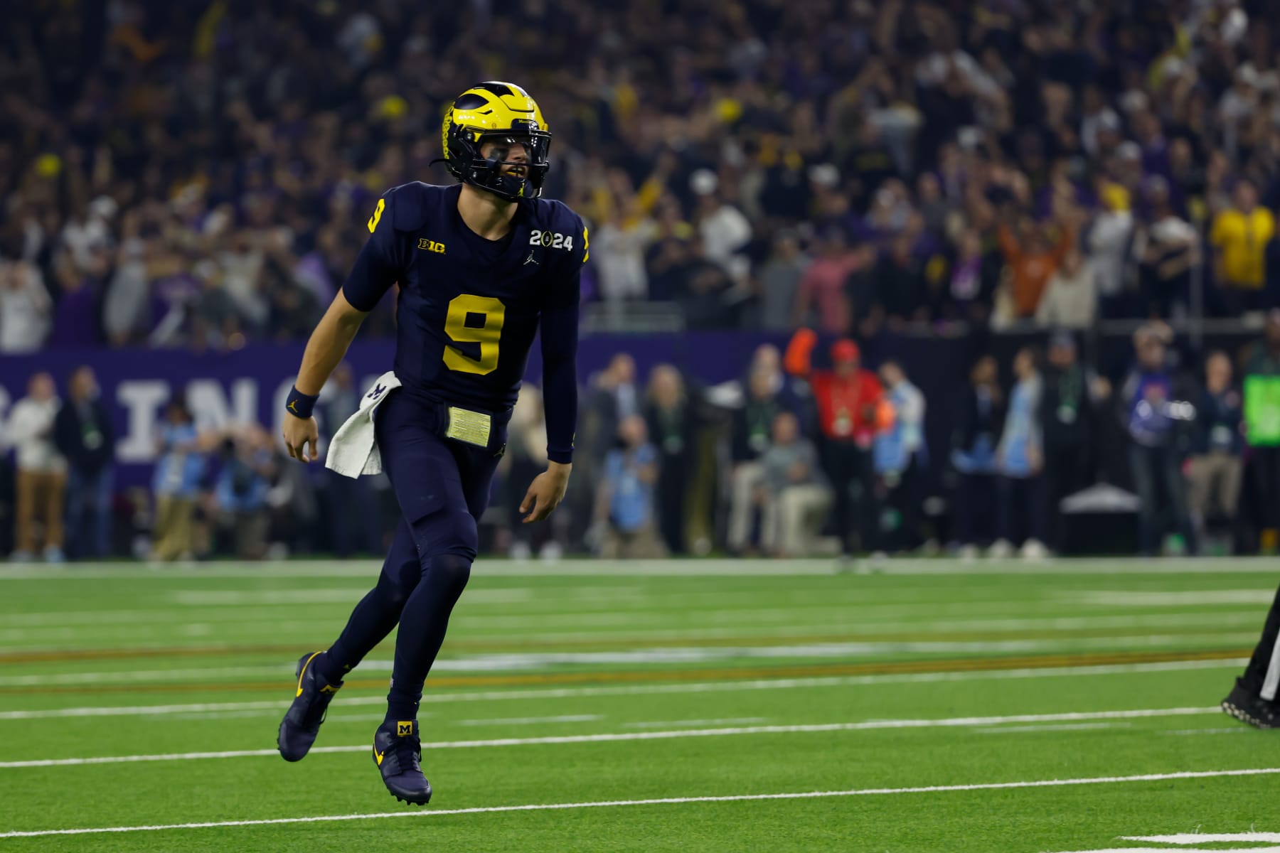 Fans Debate QB J.J. McCarthy's Draft Stock after Leaving Michigan for ...