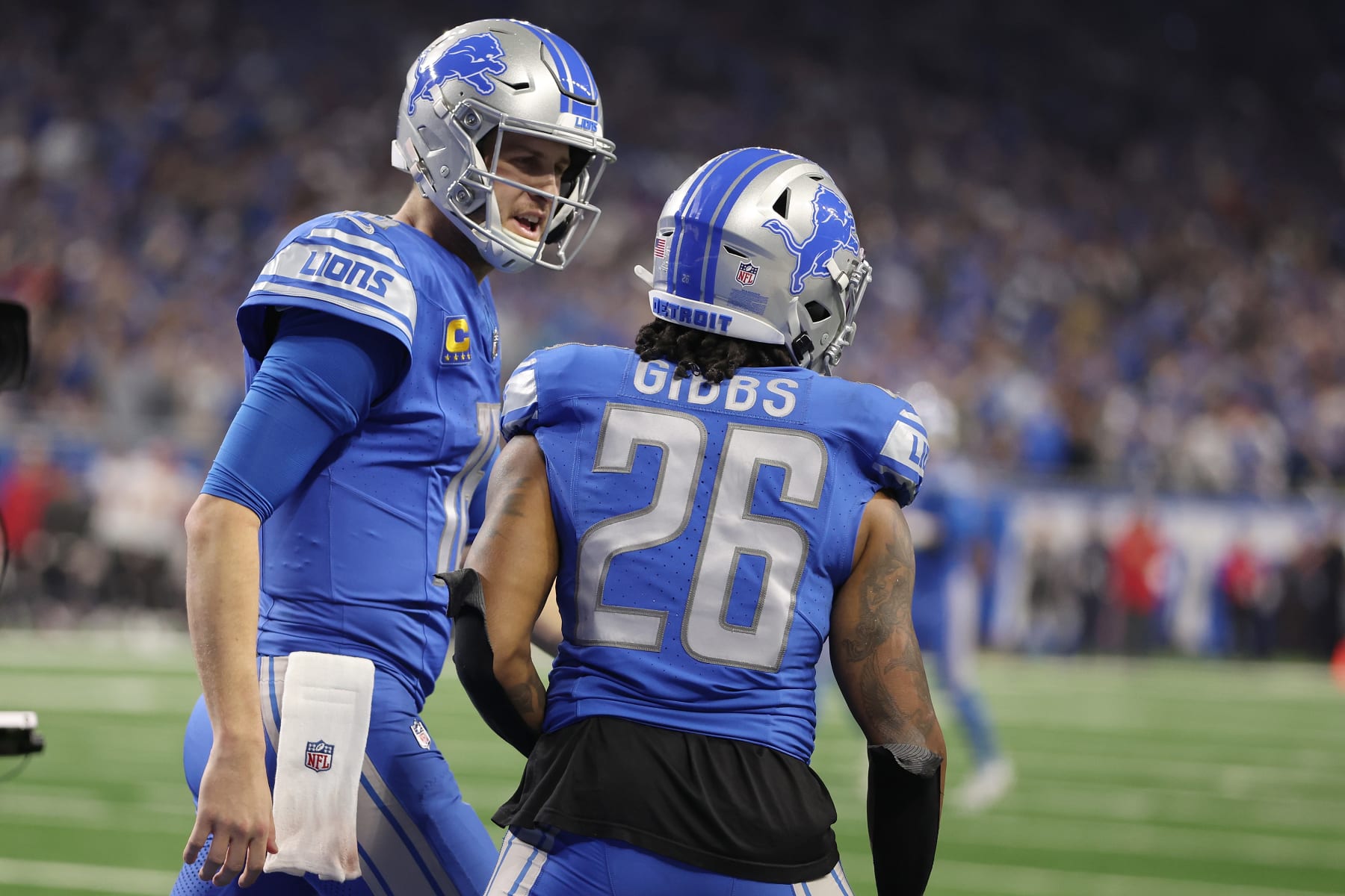 Jared Goff, Jahmyr Gibbs Wow NFL Fans as Lions Beat Bucs to Advance to ...