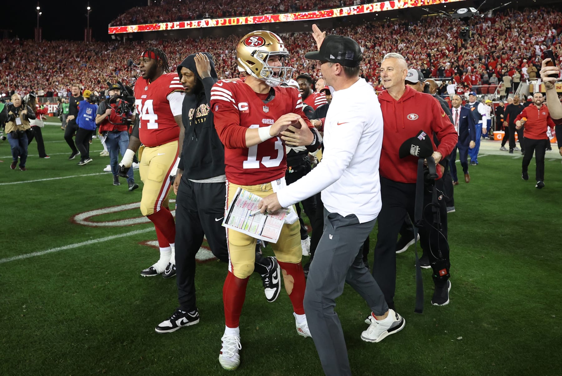 Kyle Shanahan Felt 49ers' Interest in Tom Brady Was Biggest Compliment to Brock Purdy
