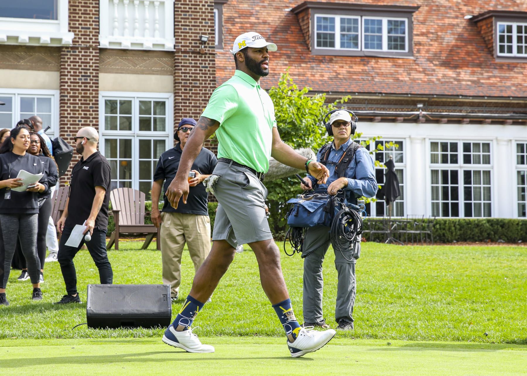 Former NFL WR Braylon Edwards Rescues 80-Year-Old Man Who Was Assaulted ...