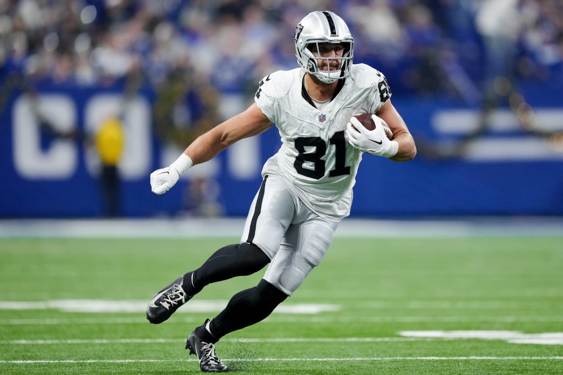 Grading 2024 NFL Free-Agency Signings and Trades for Day 3 of Tampering ...