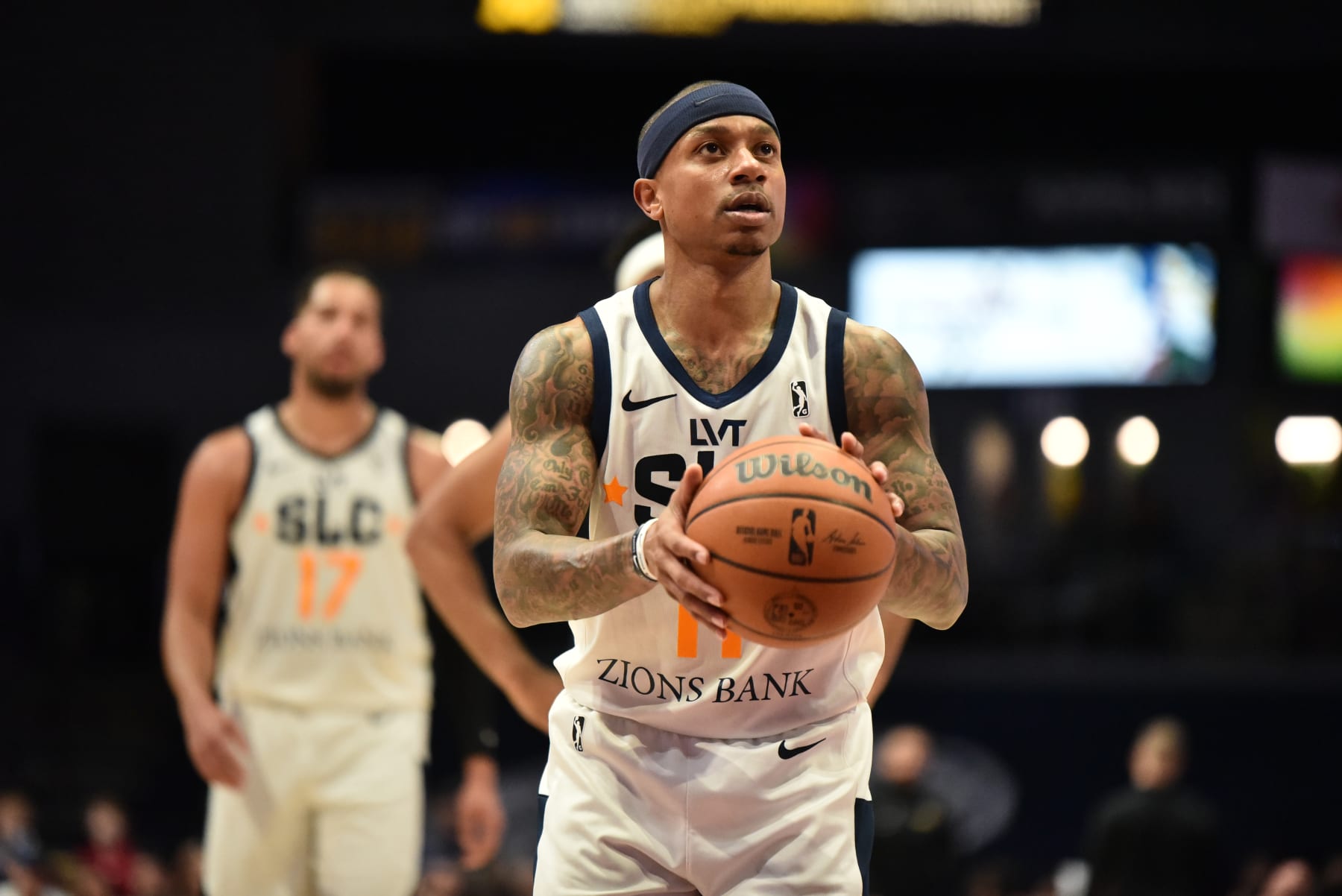 NBA Rumors: Isaiah Thomas, Suns Agree to 10-Day Contract After G-League ...