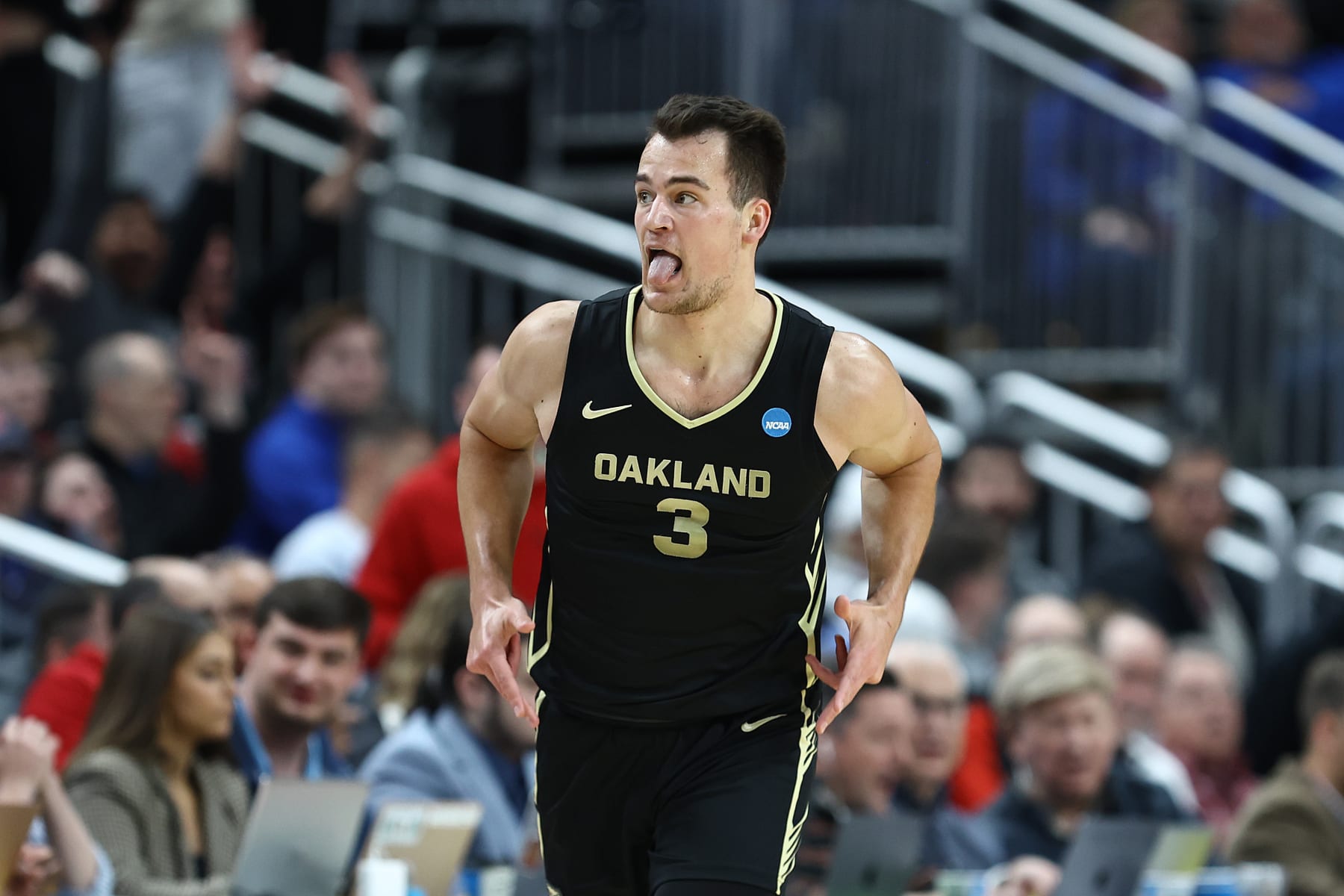 Oakland's Jack Gohlke Becomes March Madness Icon in Upset of Kentucky