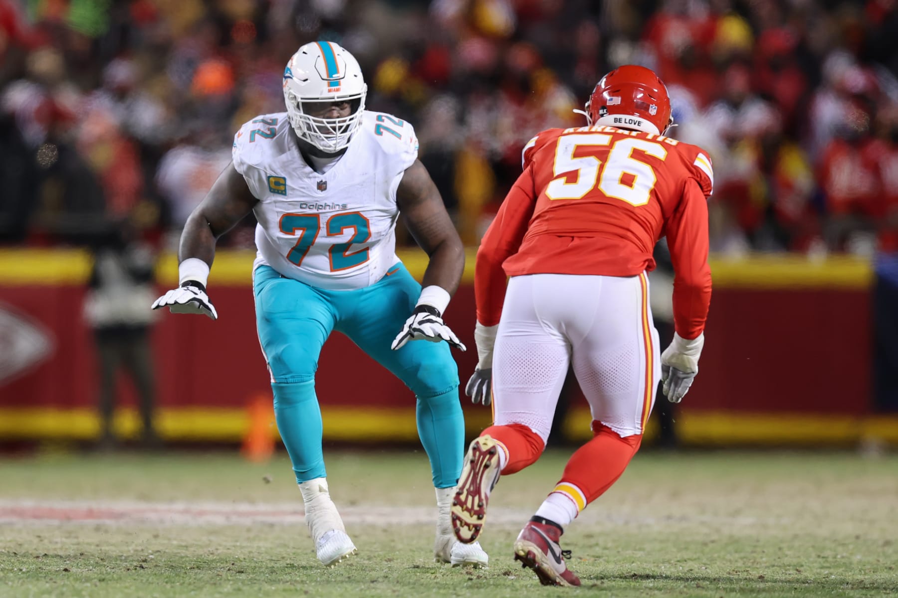 Video: Dolphins' Armstead Talks Not Wearing Sleeves for Infamously-Cold Chiefs Game