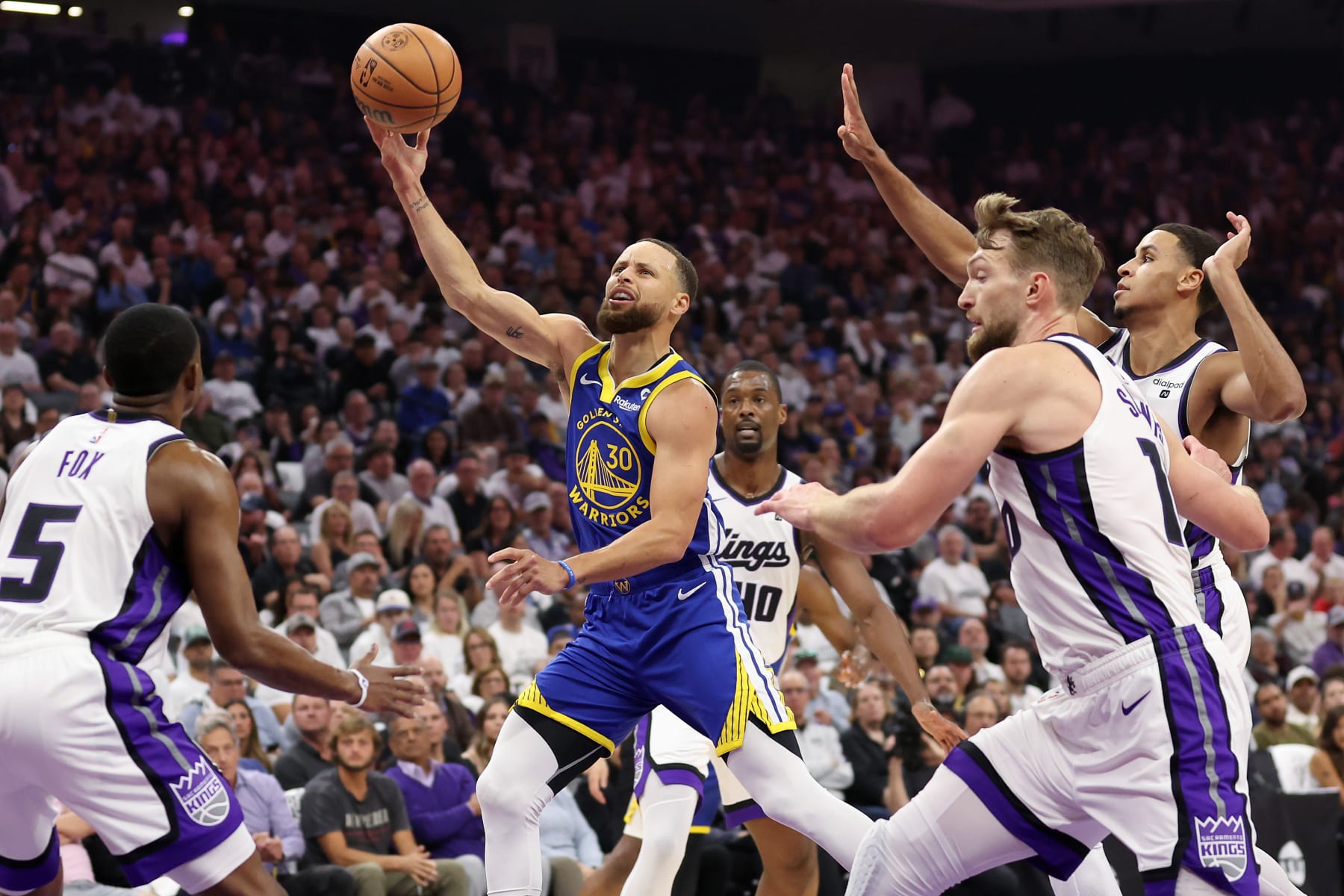 Stephen Curry, Warriors Eliminated by Kings as NBA Fans Call Out End of ...
