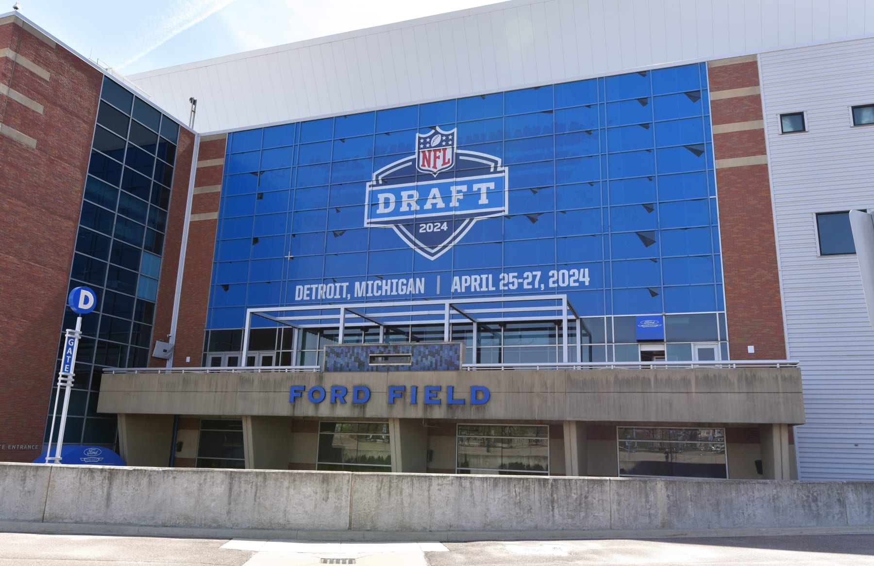 NFL Draft 2024 Stage Revealed in Photos Ahead of 1st Round in Detroit