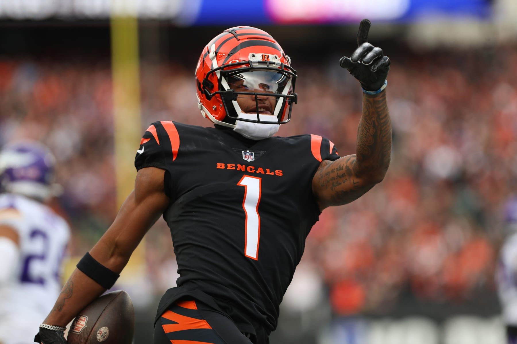 Video: Bengals' Ja'Marr Chase Shows Off New Diamond Grills Amid NFL ...