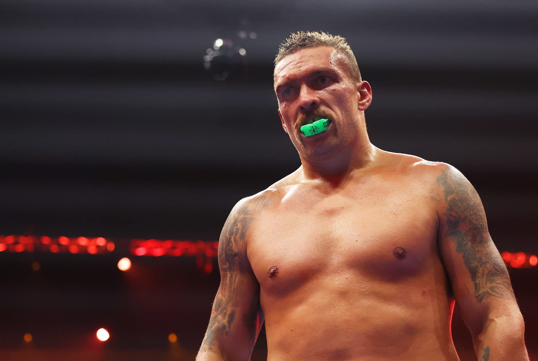 Oleksandr Usyk Hailed by Terence Crawford as Top P4P Fighter After Win ...