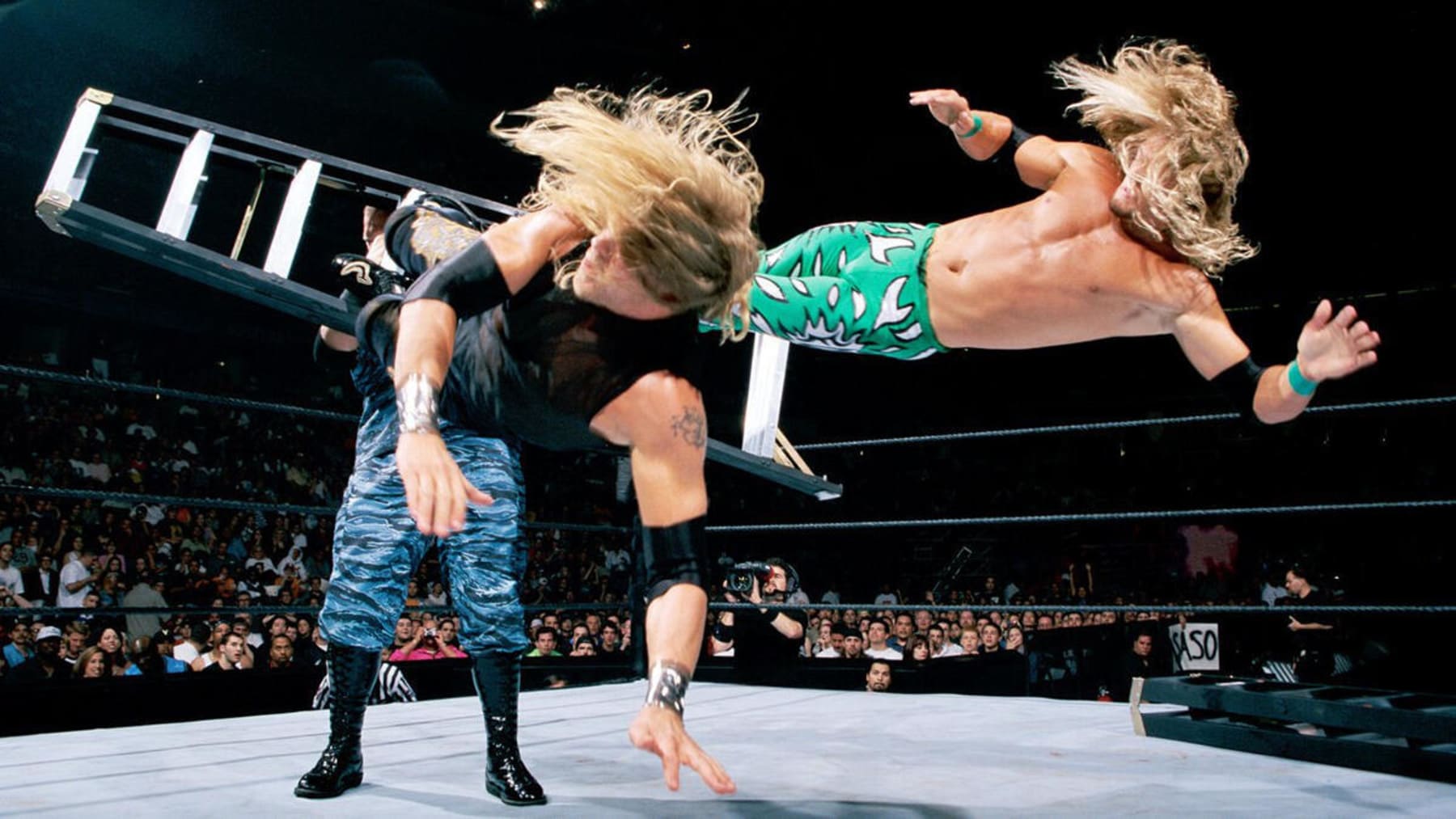 Undertaker vs. Mankind Hell in a Cell and the 25 Most Extreme Matches ...