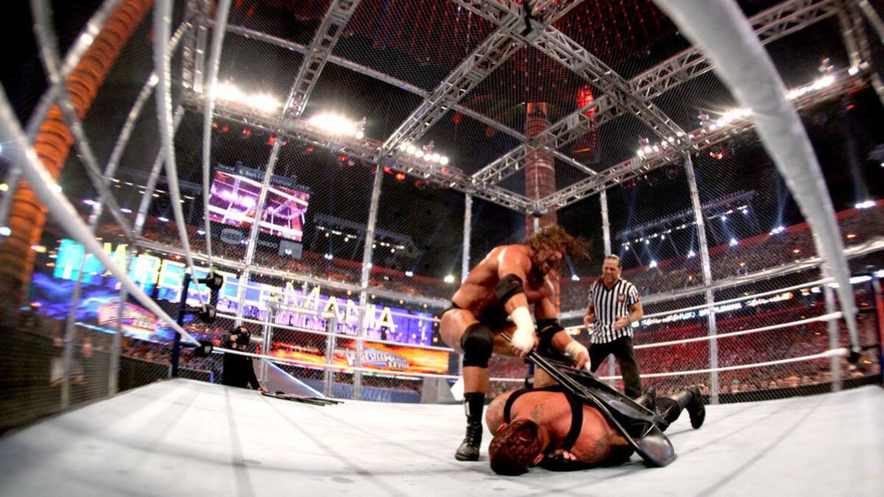 Undertaker vs. Mankind Hell in a Cell and the 25 Most Extreme Matches ...
