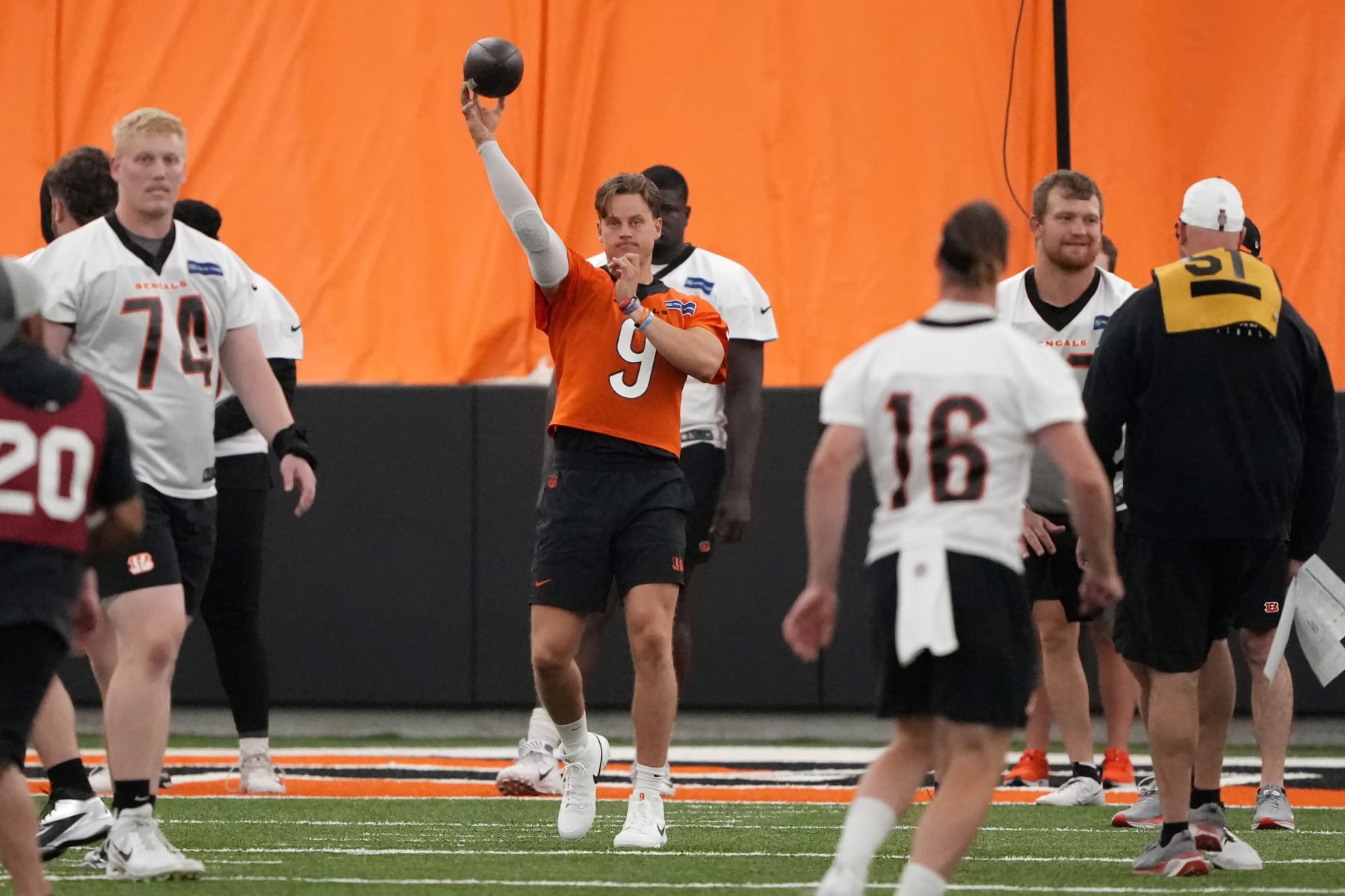 NFL Coach Hypes Bengals' Joe Burrow: 'Baller...Tough as Nails' Ahead of ...