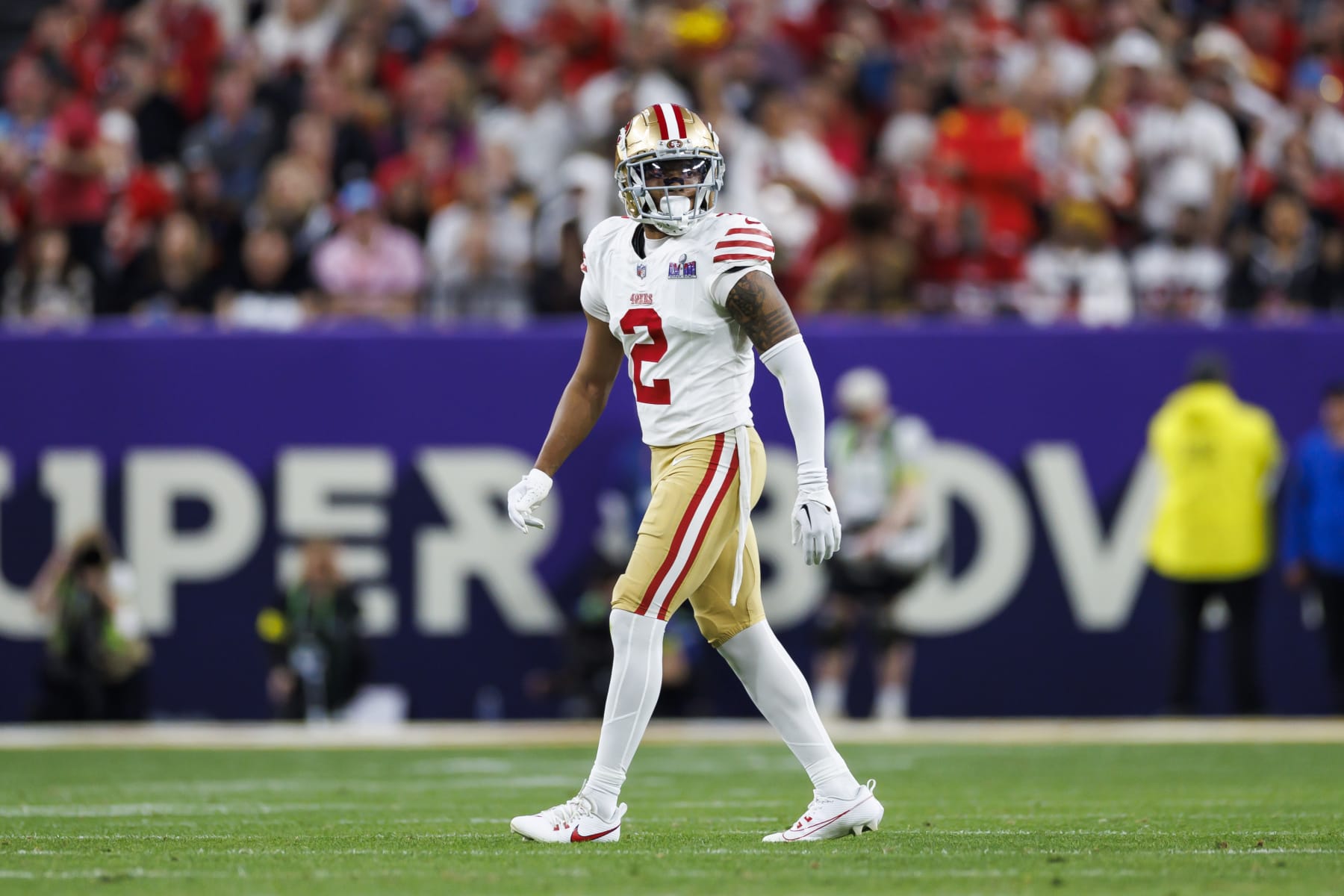 Video: 49ers' Deommodore Lenoir Lets Home Smoke Alarm Beep Since 2023 ...