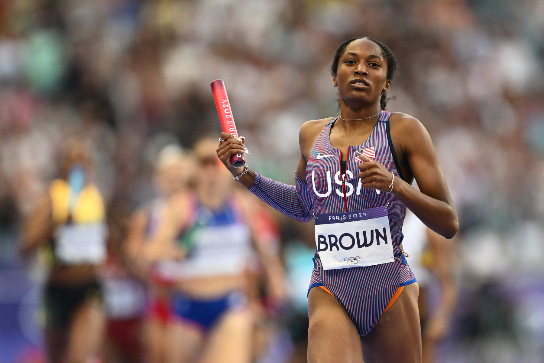 Video: Kaylyn Brown, USA Set World Record in Mixed 4x400M Olympic Relay ...