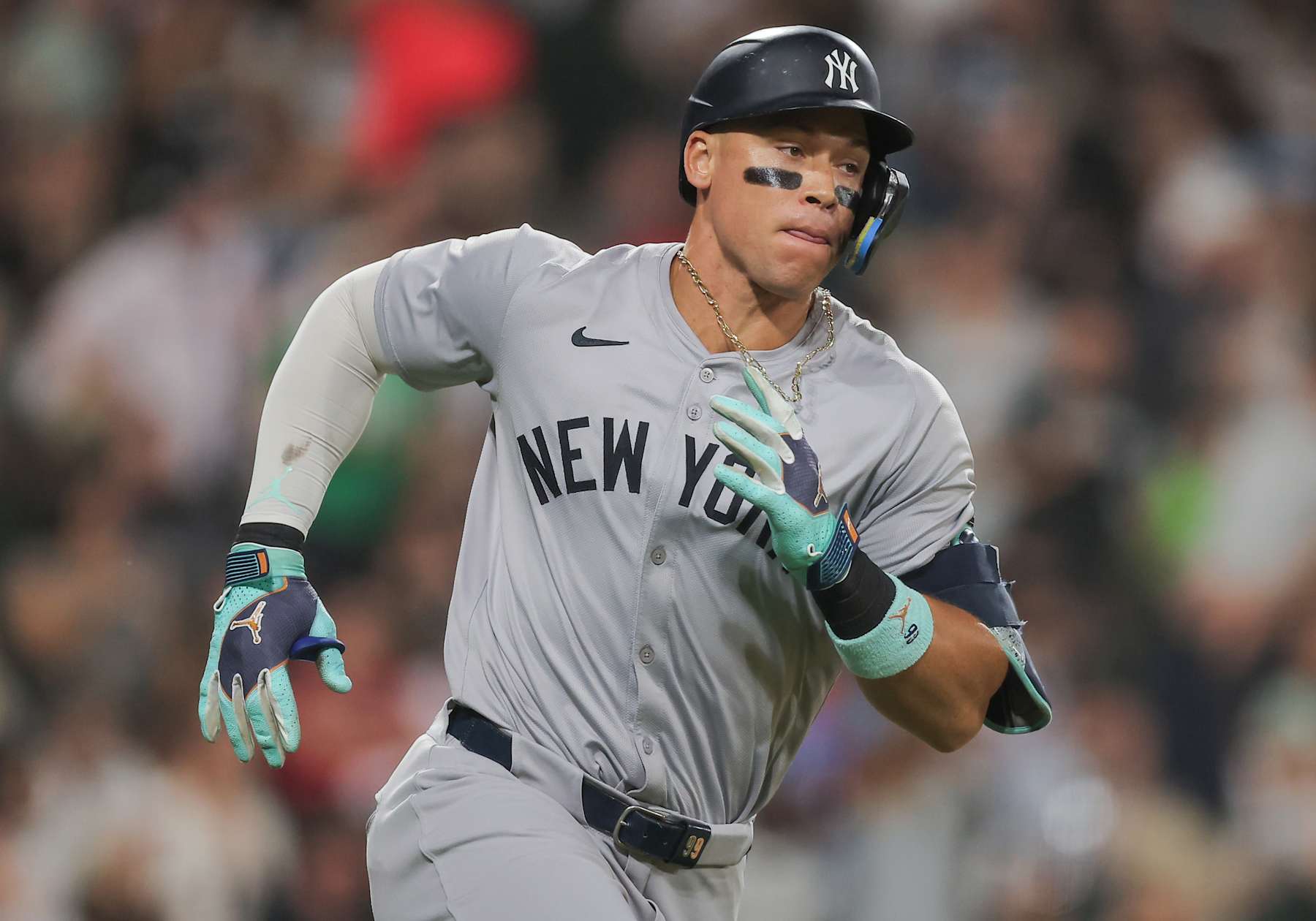 Video: Yankees' Aaron Judge Hits 300th HR; Fastest in MLB History to ...