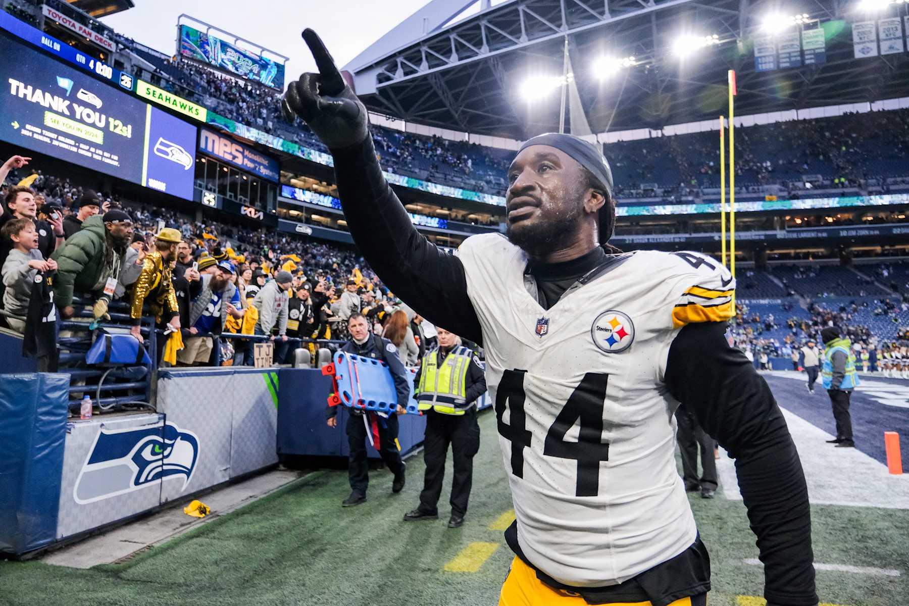 Markus Golden Retires from NFL After 9 Seasons with Cardinals, Giants ...