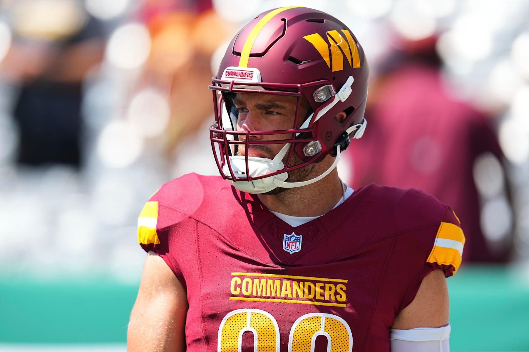 Commanders' Zach Ertz, Wife Julie Announce Birth of Twin Sons in New Photo