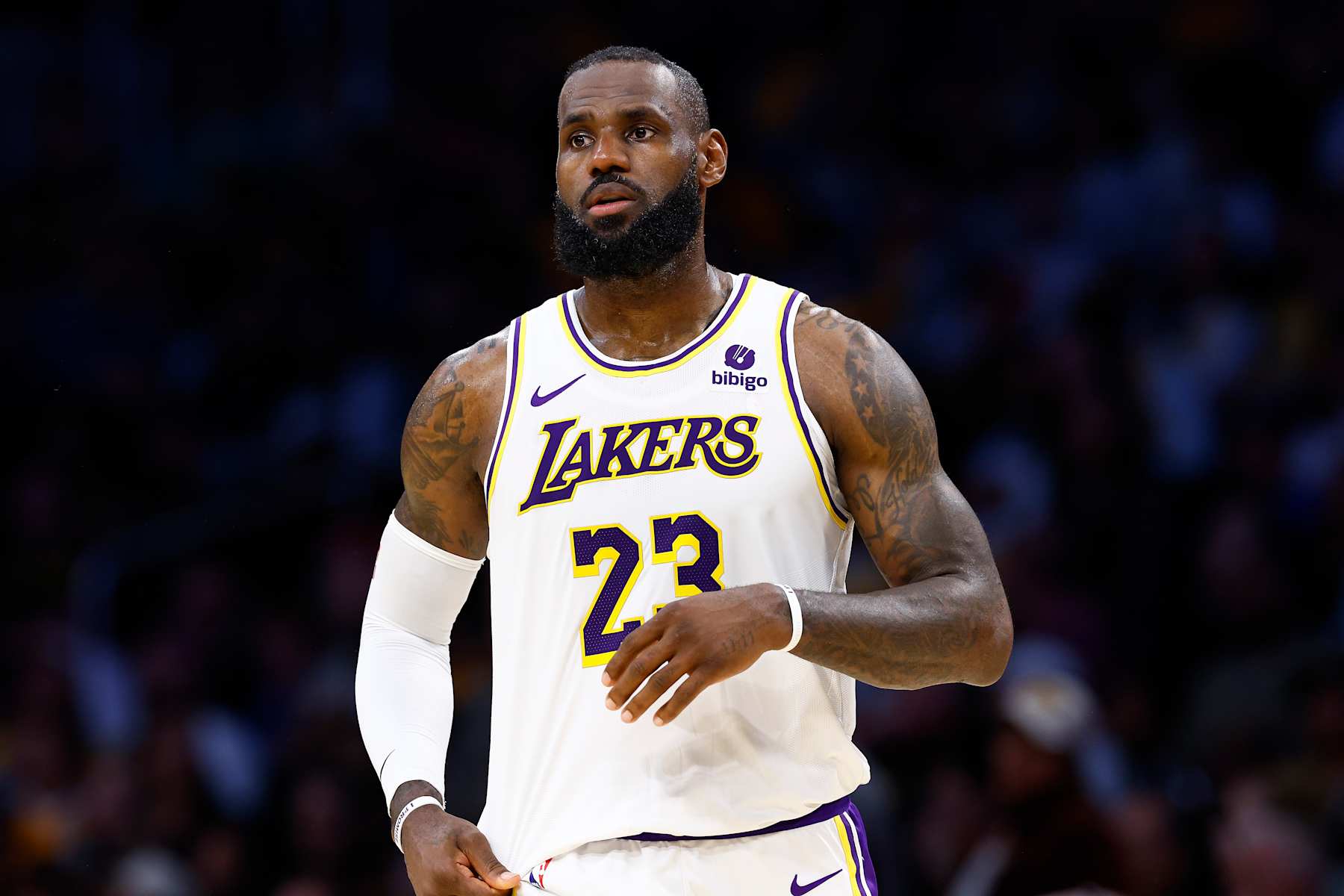 Video: LeBron James Lists Tom Brady, Patrick Mahomes on His Mt ...