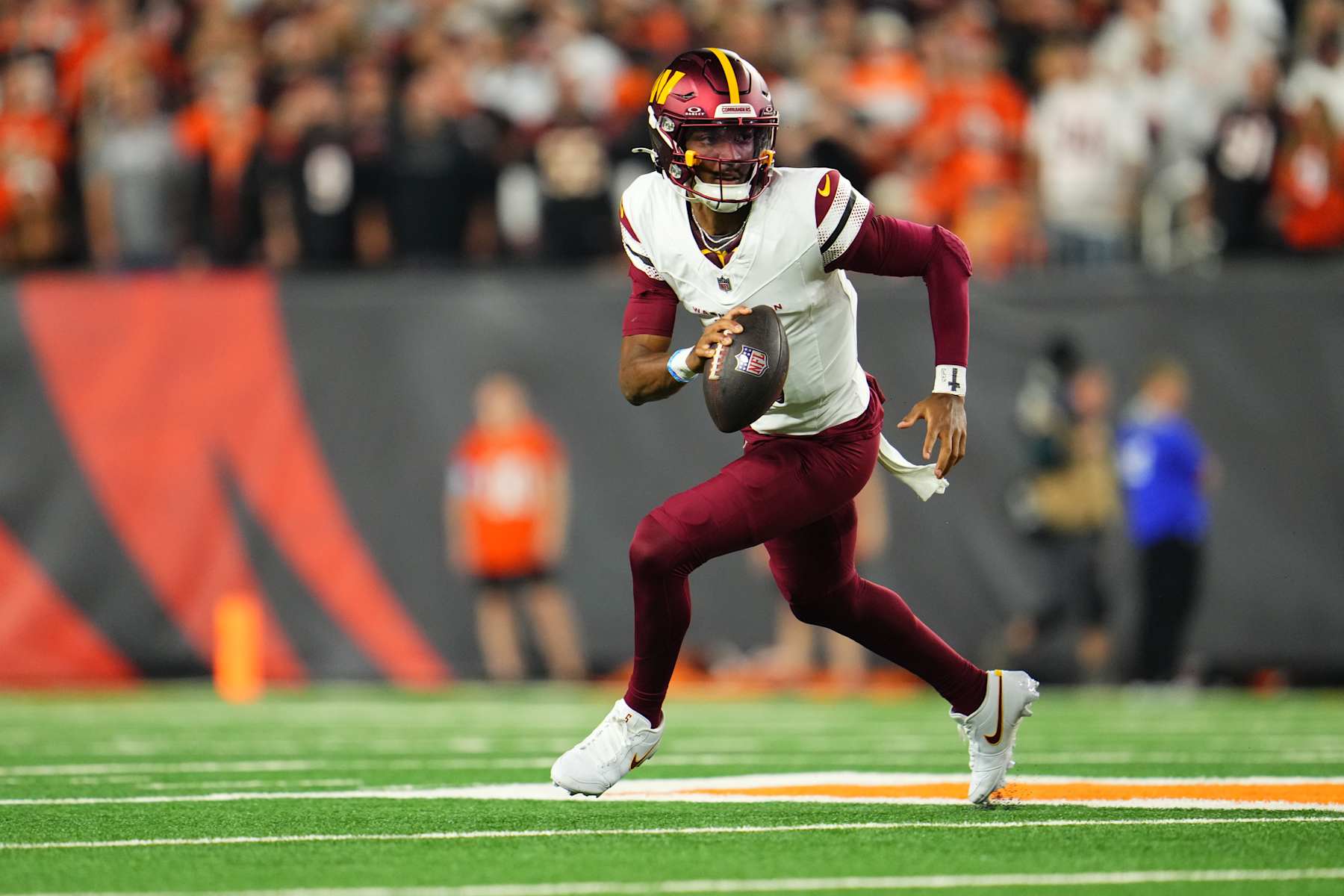 Jayden Daniels Outplays Joe Burrow in Commanders Win as NFL Fans Rip 0 ...