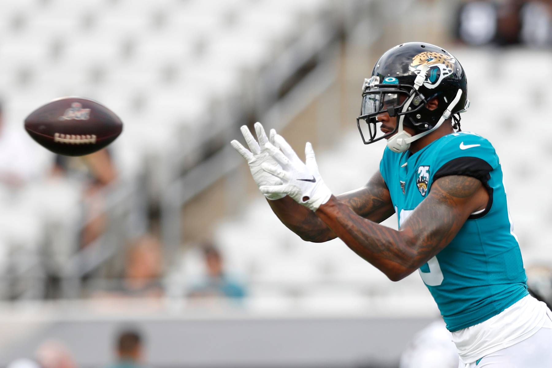 Terrelle Pryor Sues OSU, NCAA, Big Ten Over Denied NIL Compensation ...