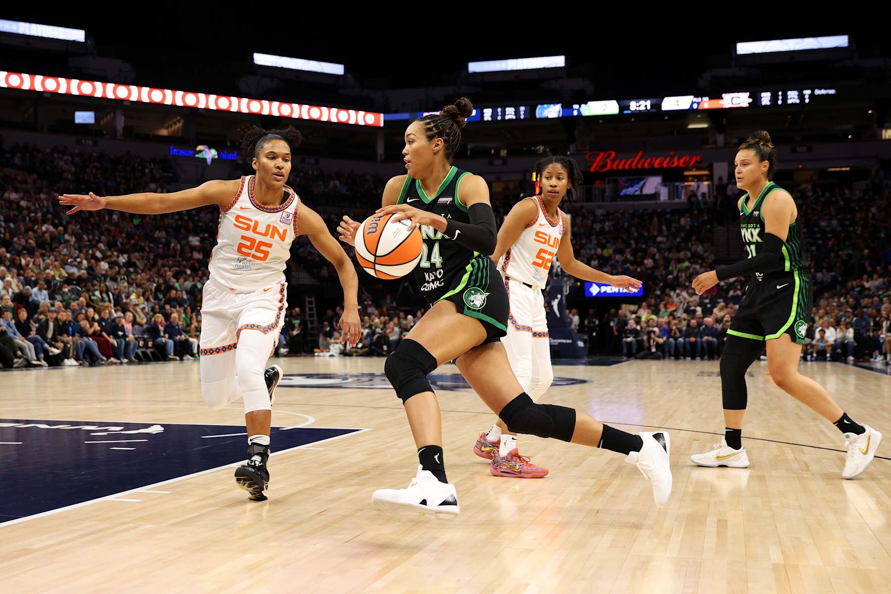 WNBA Announces New Playoff Format, 44-Game Regular-Season Schedule to ...