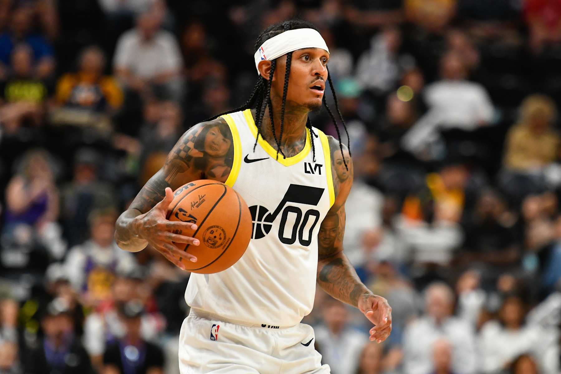 Jazz's Jordan Clarkson Talks Lauri Markkanen, Call of Duty and More in ...